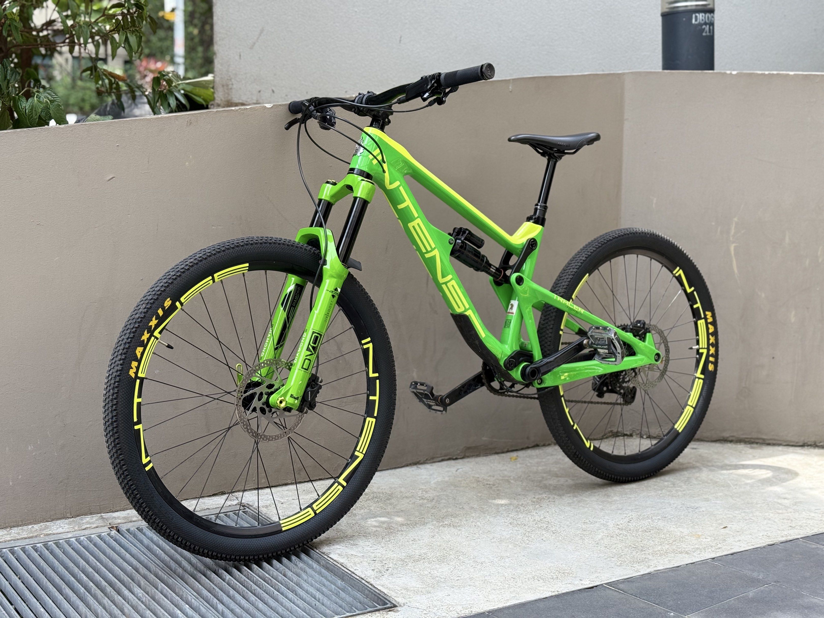 Intense Tracer 275C Mountain Bike, Sports Equipment, Bicycles & Parts ...