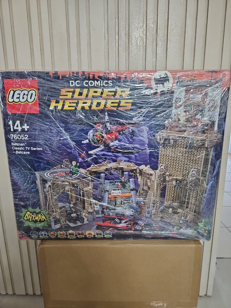 LEGO DC Comics Super Heroes Batman Classic TV series - Batcave 76052 ...