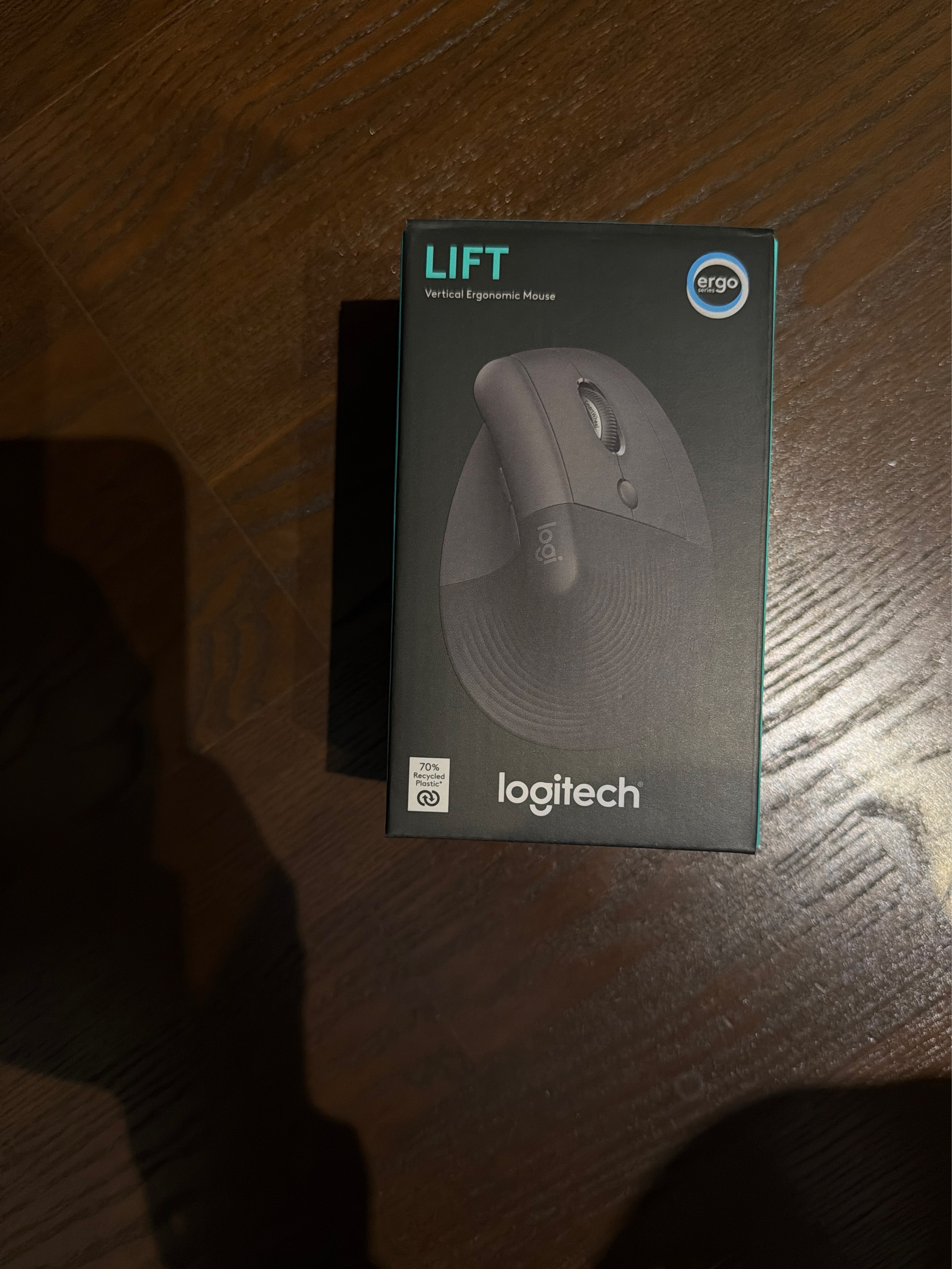 Logitech Lift Vertical Ergonomic Mouse, Computers & Tech, Parts ...