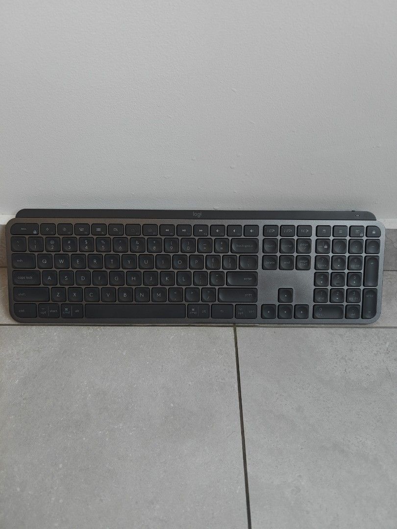 Logitech MX Keys Keyboard - Like New, Computers & Tech, Parts ...