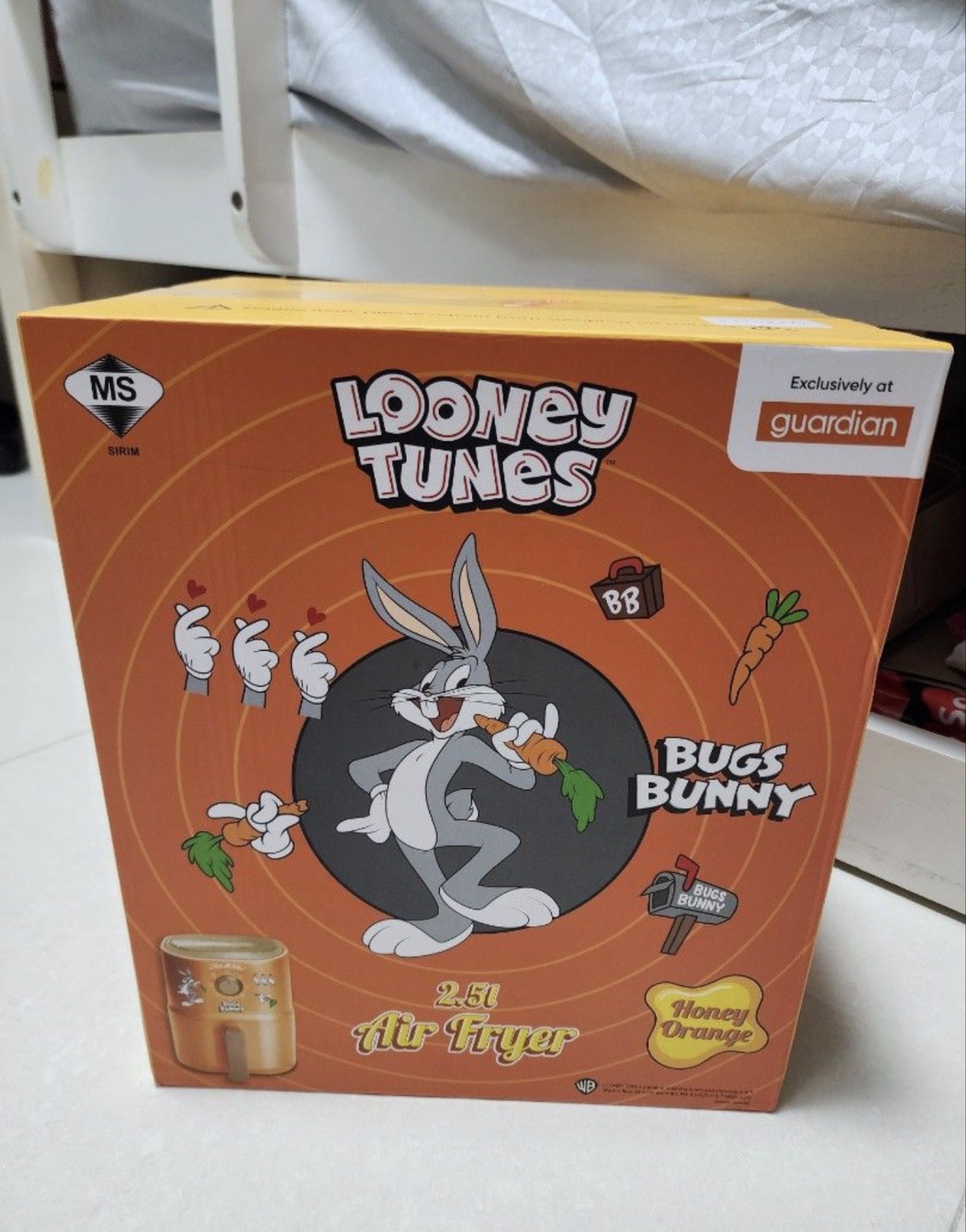 Looney Tunes Bugs Bunny Air Fryer - 2.5L, TV & Home Appliances, Kitchen ...