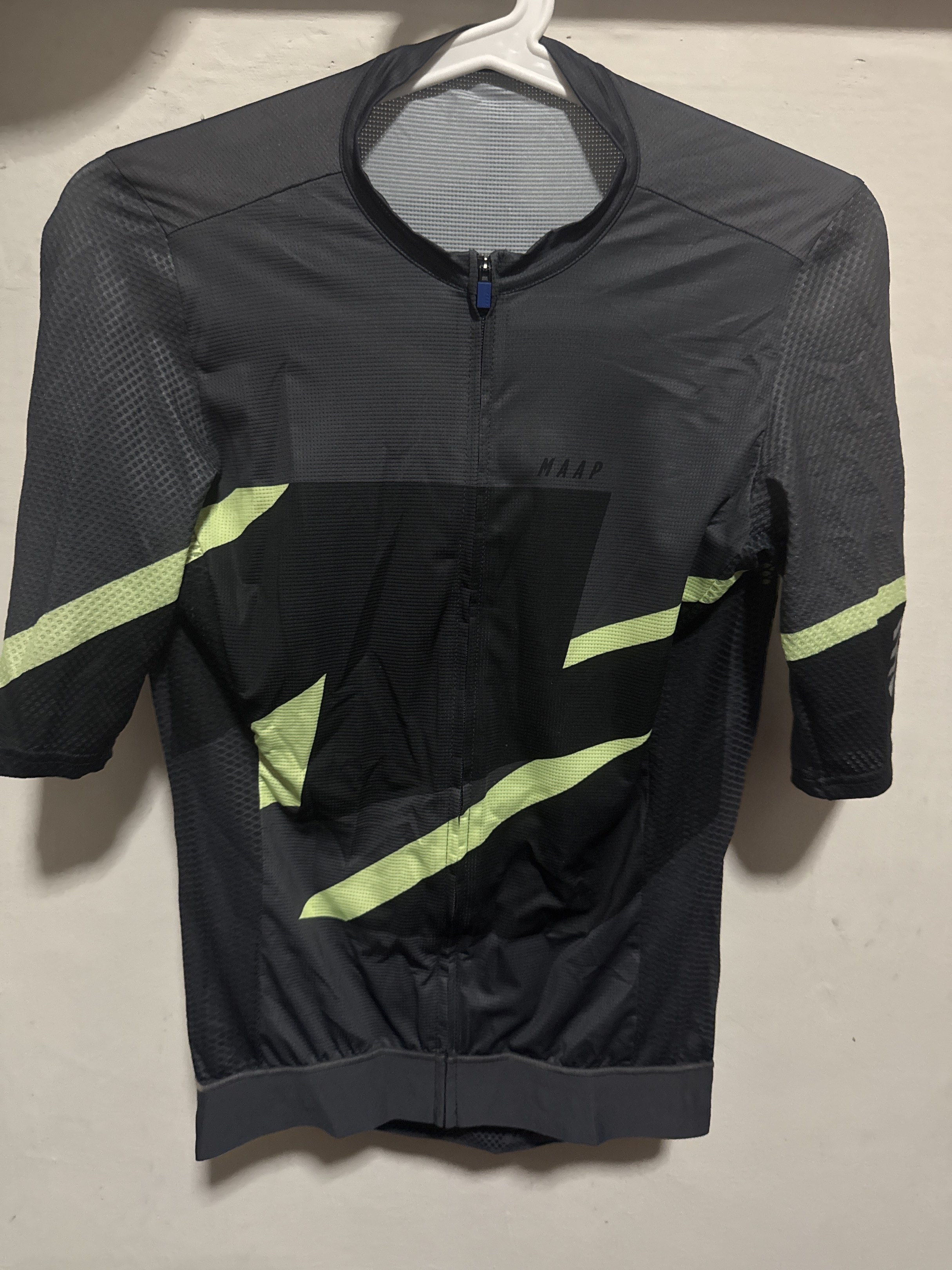 MAAP Evolve 3D Pro Air Jersey - Titanium, Men's Fashion, Activewear on ...