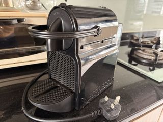 Nespresso Inissia Coffee Machine with Aeroccino + 86 free capsules, TV ...