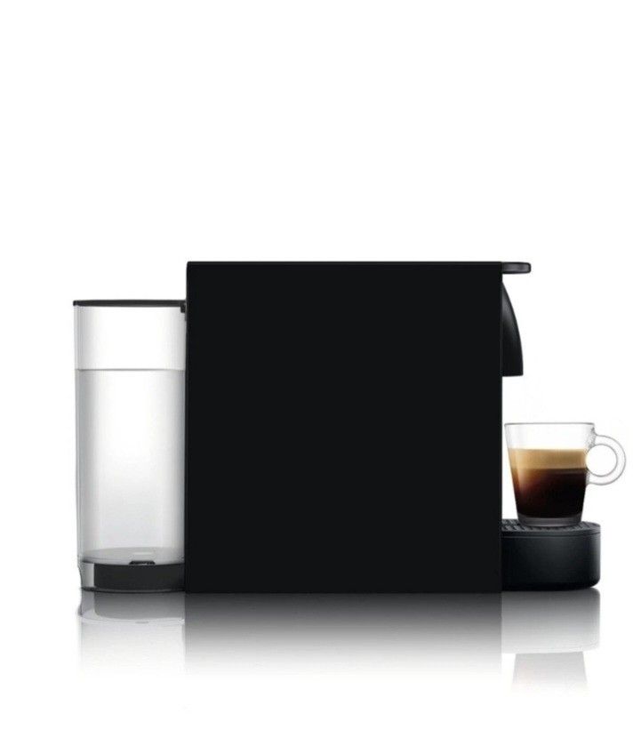 Nespresso Essenza Mini C30 Black, 家庭電器, 廚房電器, 咖啡機及咖啡壺 - Carousell