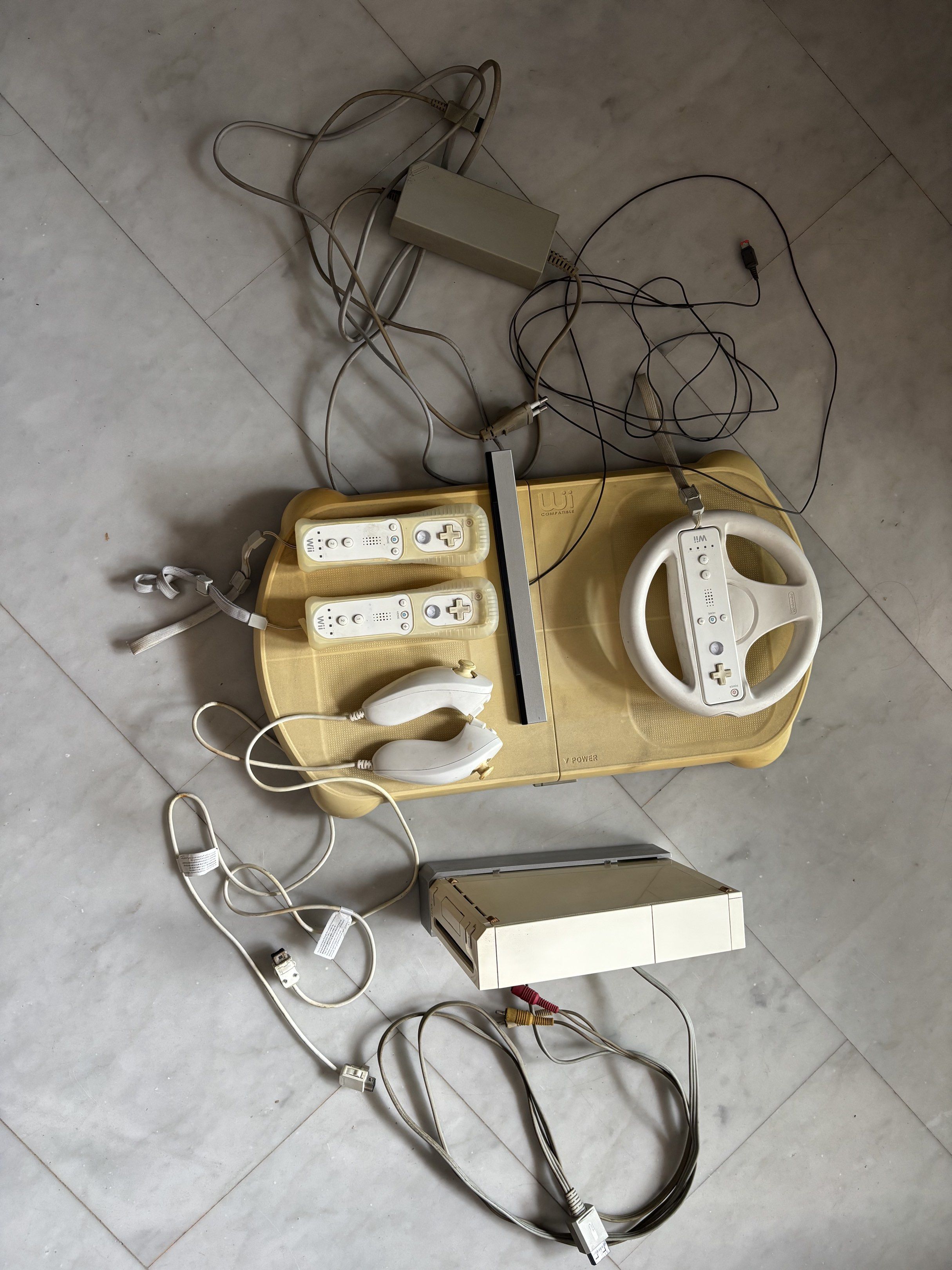 Nintendo Wii Console Bundle, Video Gaming, Video Game Consoles ...