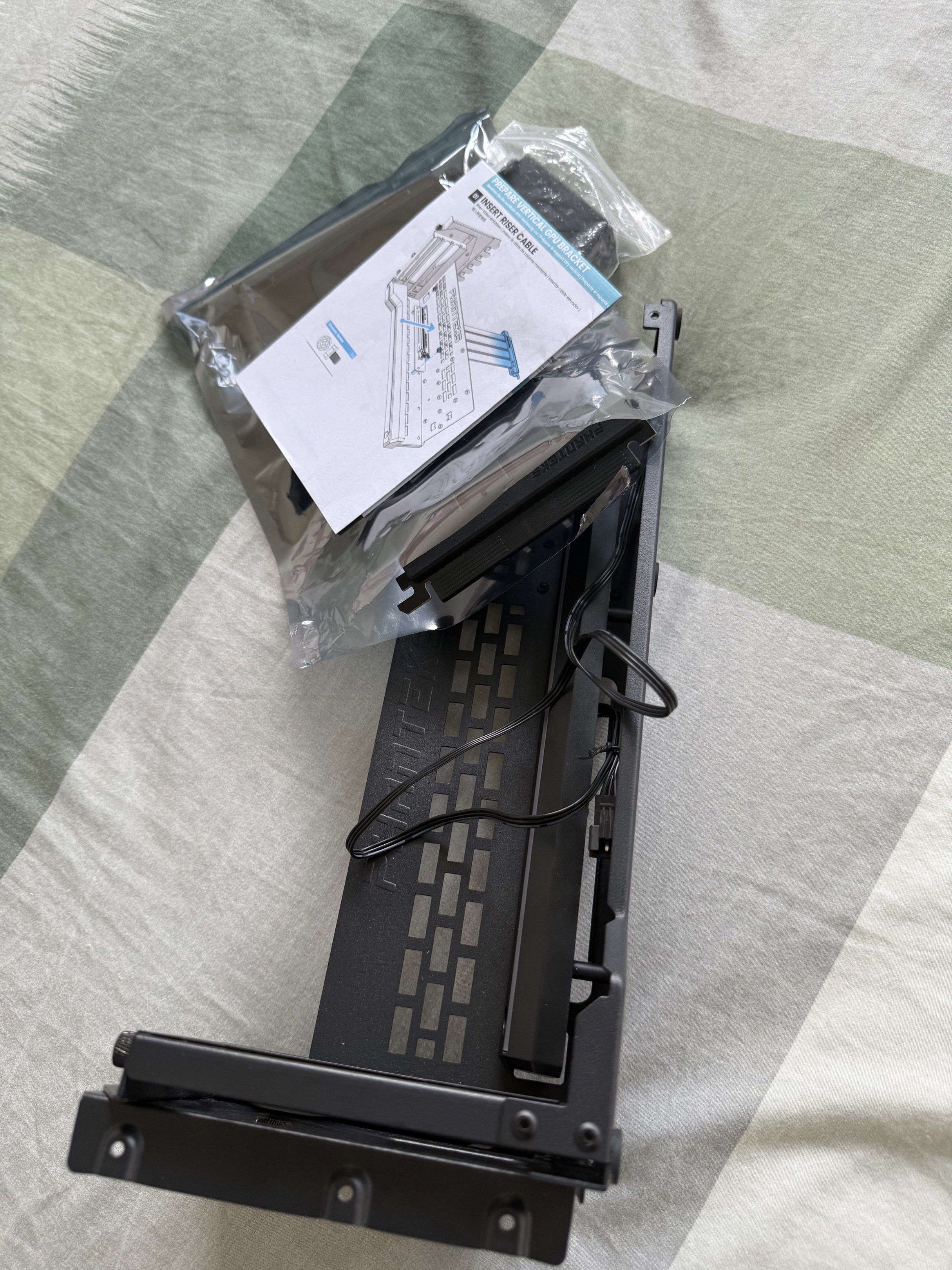 Phanteks Vertical GPU Bracket - PCIe 4.0, Computers & Tech, Parts ...