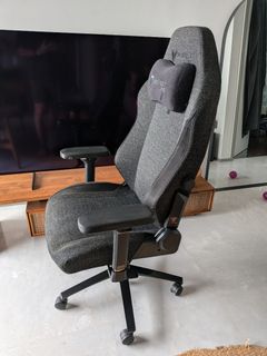 Secretlab Titan EVO 2022 Series - Fabric (MOVING OUT SALE!!), Furniture ...