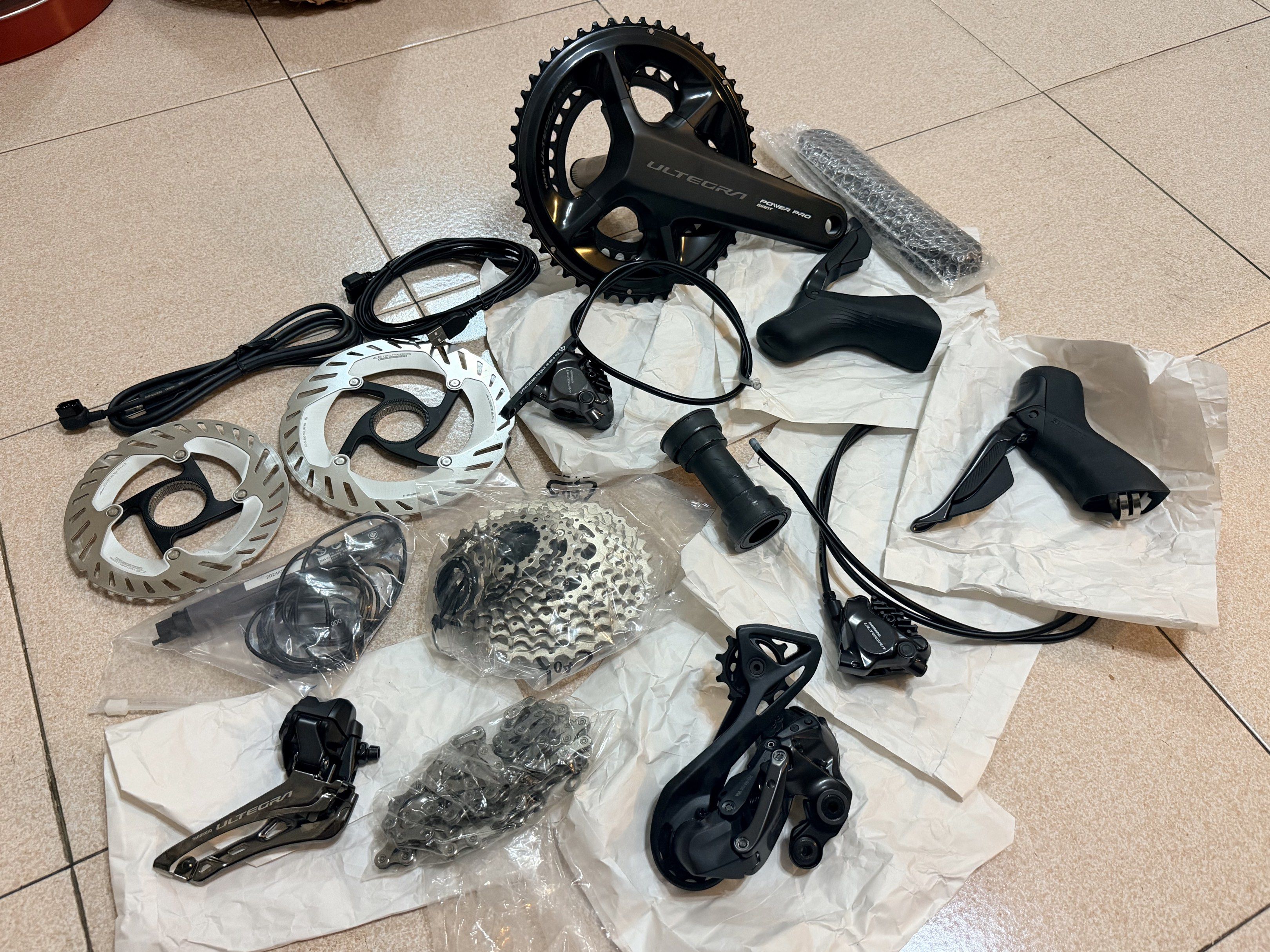 Shimano Ultegra Di2 w Power Meter - 12 Speed, Sports Equipment ...