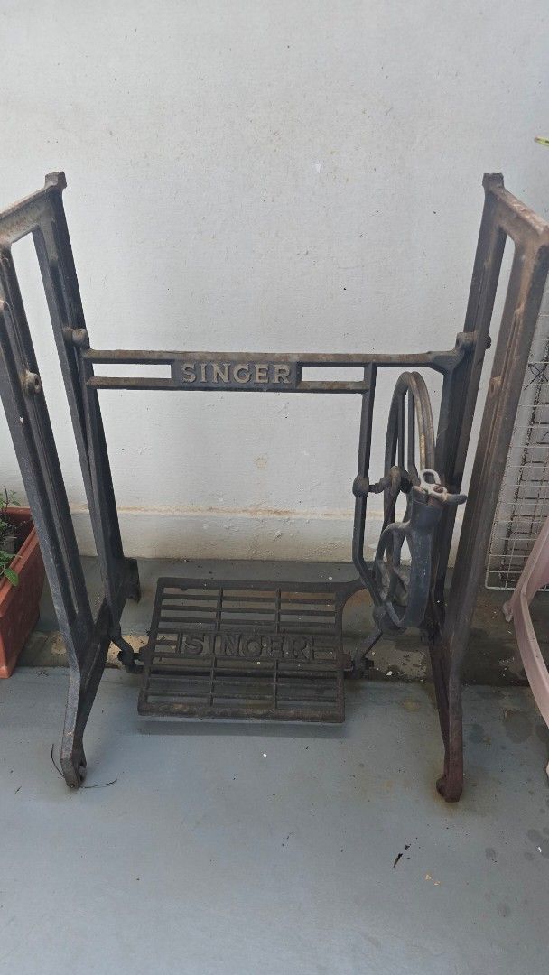 Singer & Standard Original Sewing Machine Stand, Hobbies & Toys ...