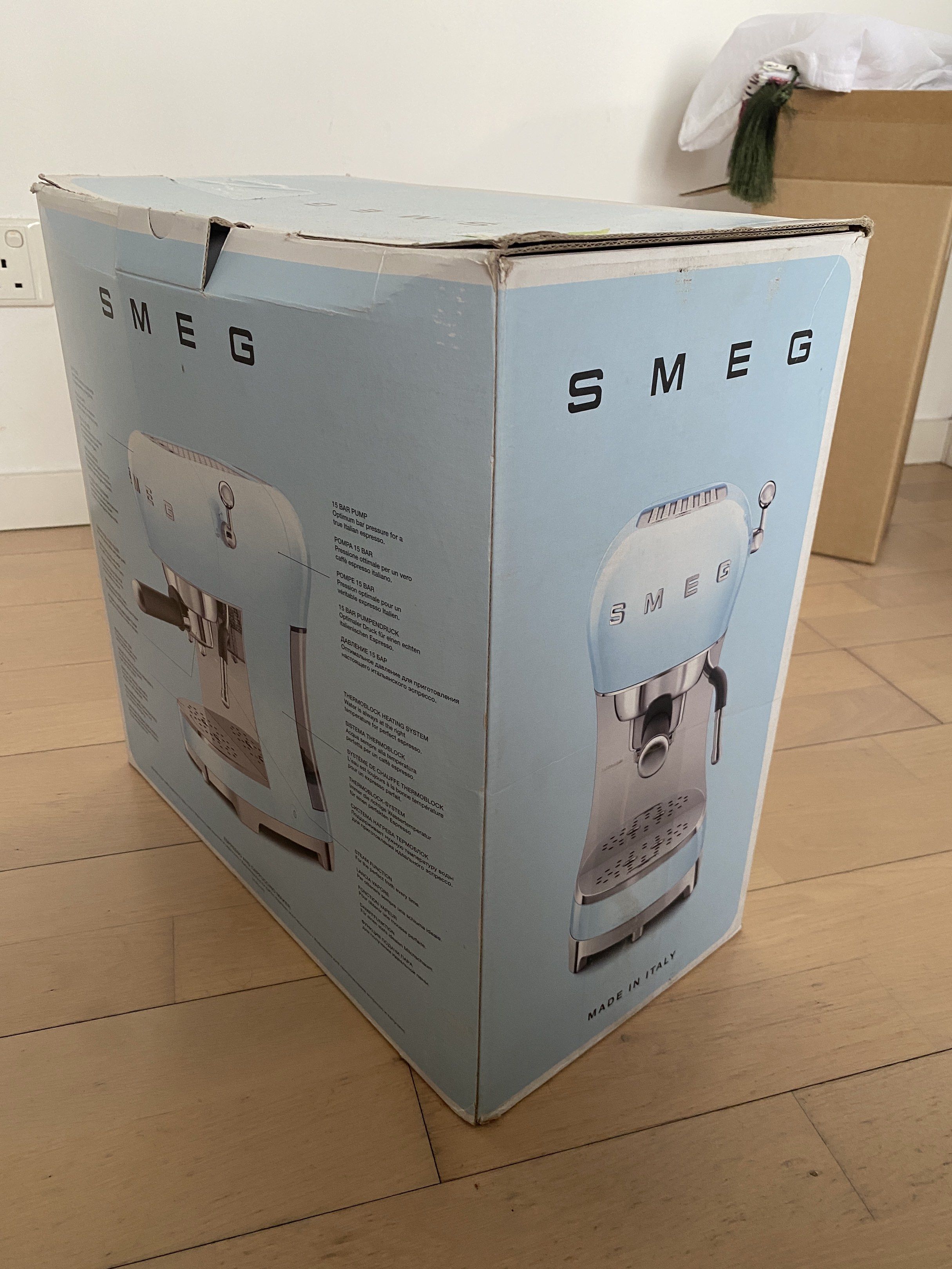Smeg Espresso Machine, 家庭電器, 廚房電器, 咖啡機及咖啡壺 - Carousell