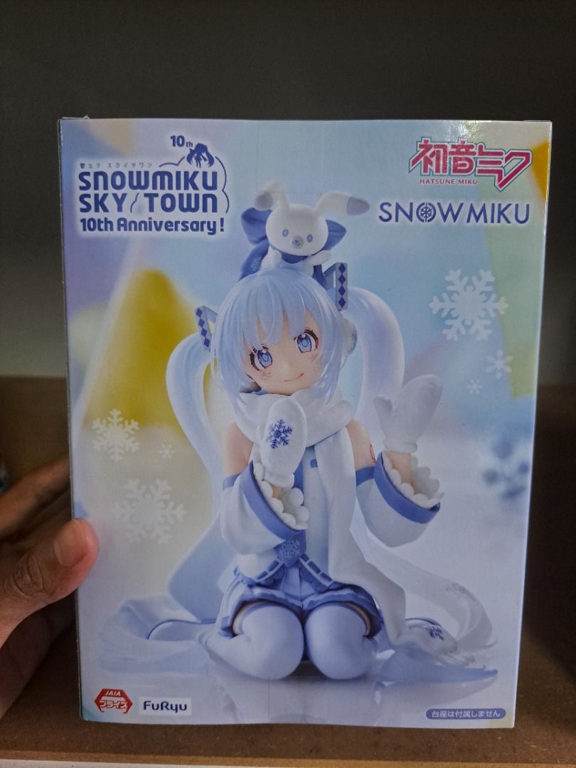 Snow Miku Sky Town 10th Anniversary Figure, Hobbies & Toys, Toys ...