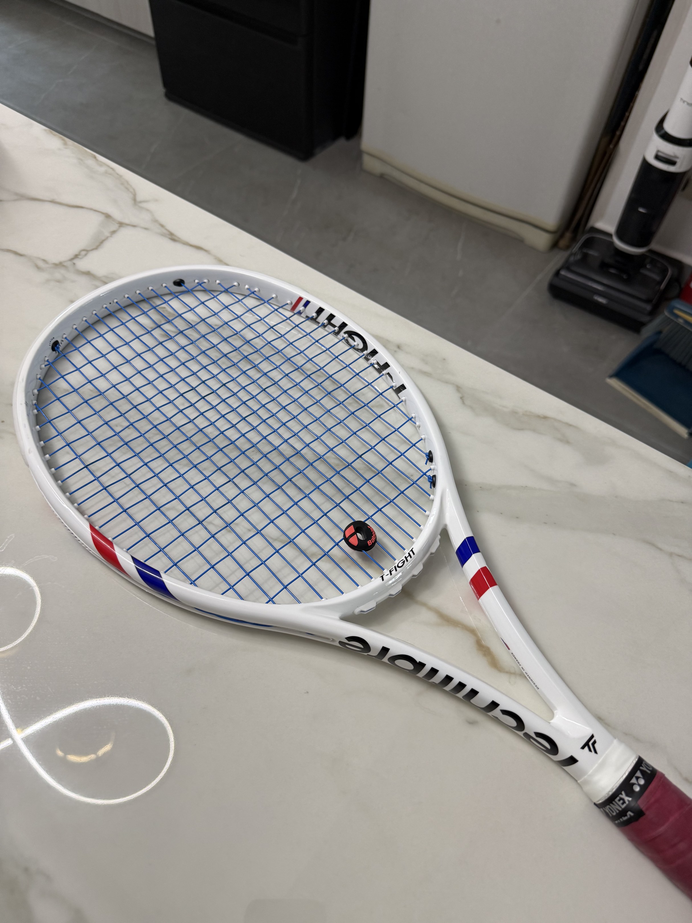 Tfight 305s Technifibre g2, Sports Equipment, Sports & Games, Racket ...