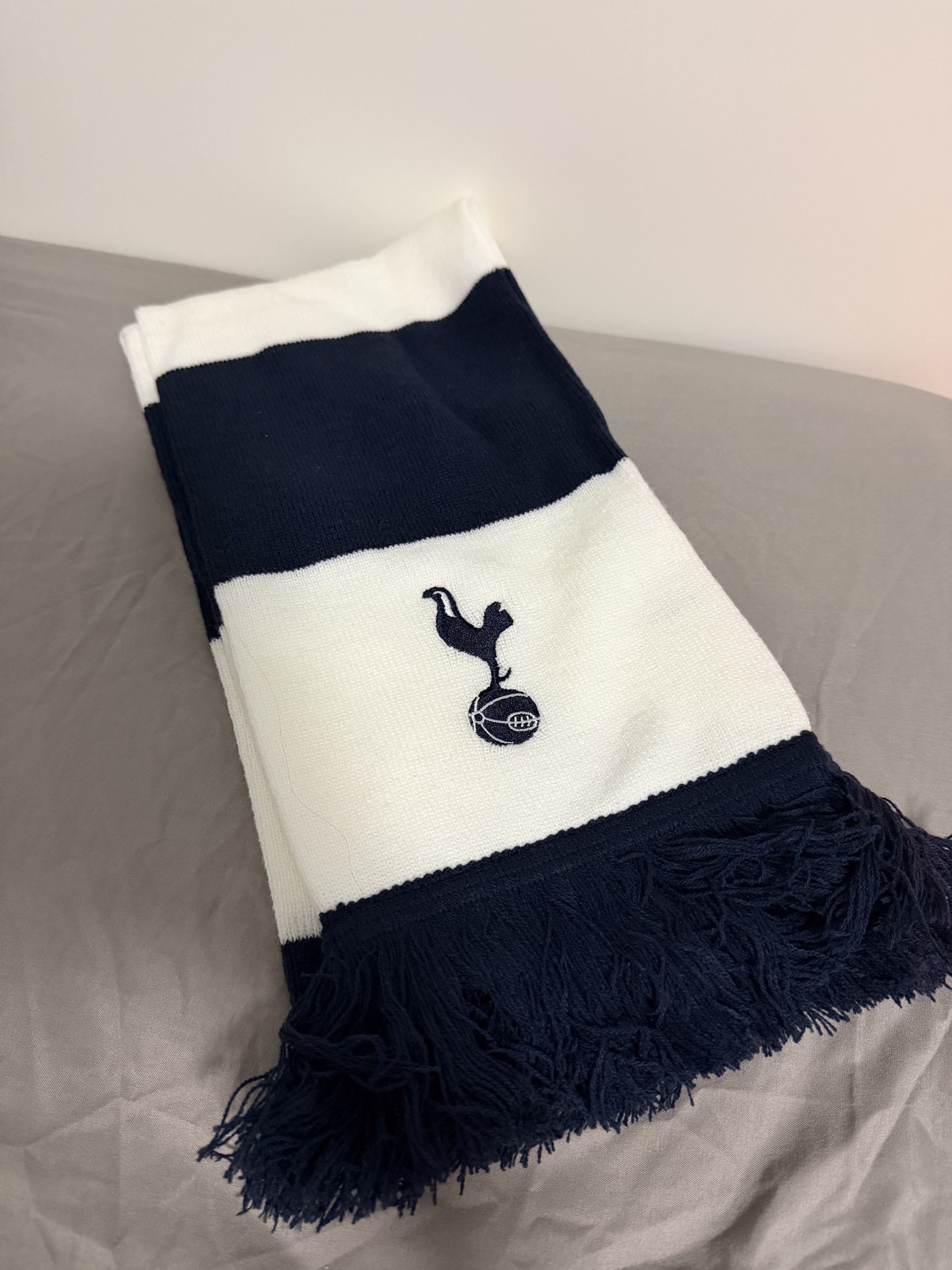 Tottenham Hotspur Scarf - Original, Men's Fashion, Watches ...