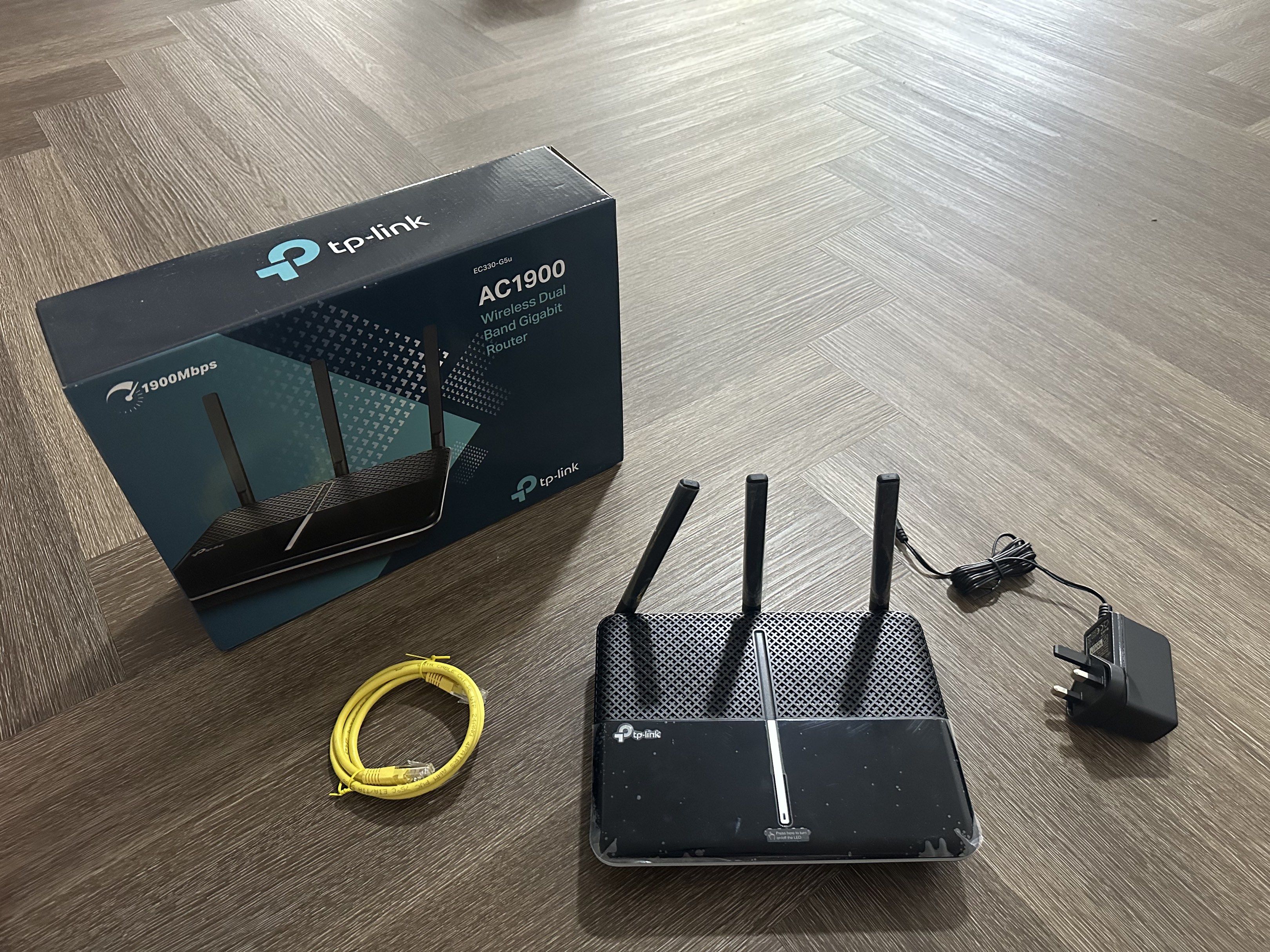 TP-Link AC1900 Wireless Dual-Band Gigabit Router, Computers & Tech ...