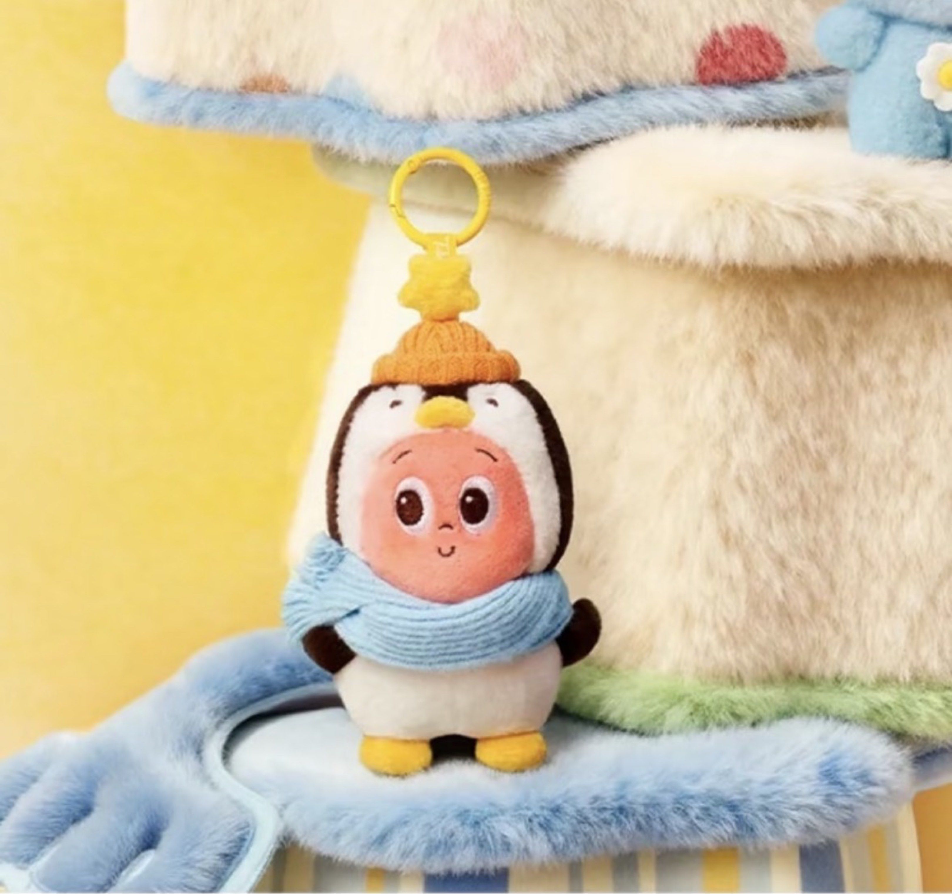 Twinkle twinkle penguin 🐧, Hobbies & Toys, Toys & Games on Carousell