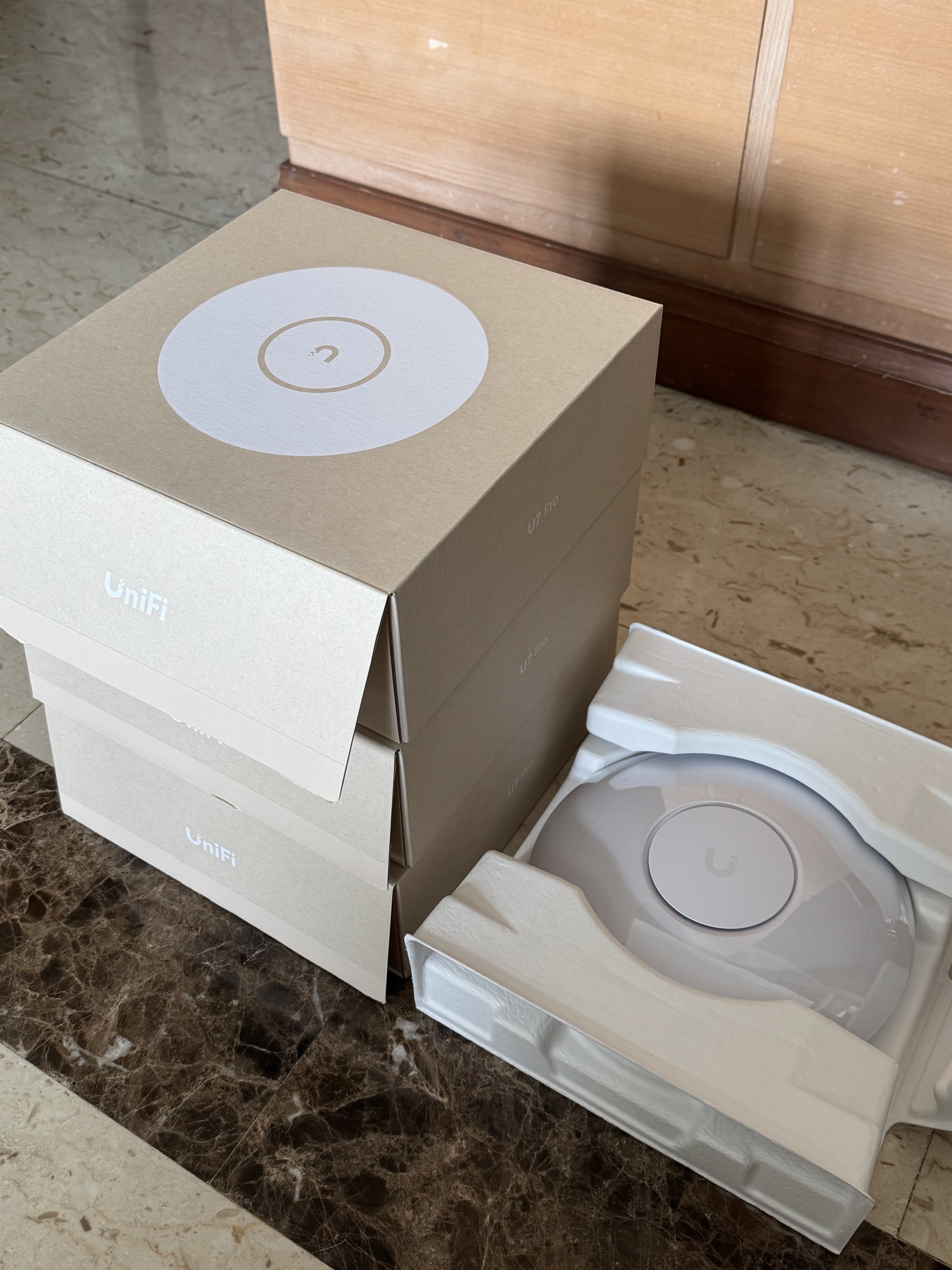 Ubiquiti UniFi Access Point U7 Pro, TV & Home Appliances, Electrical ...