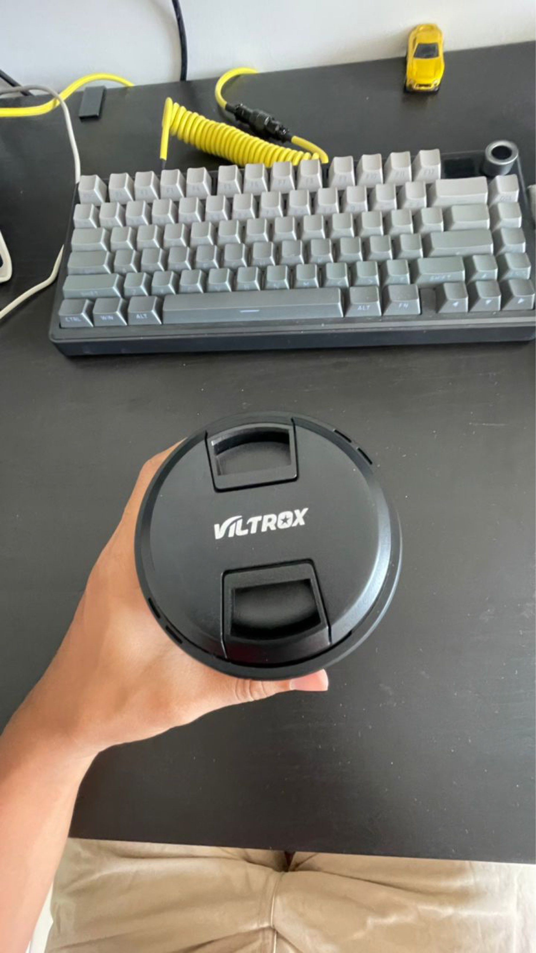 Viltrox 85mm F1.4 E-mount Lens, Photography, Lens & Kits on Carousell