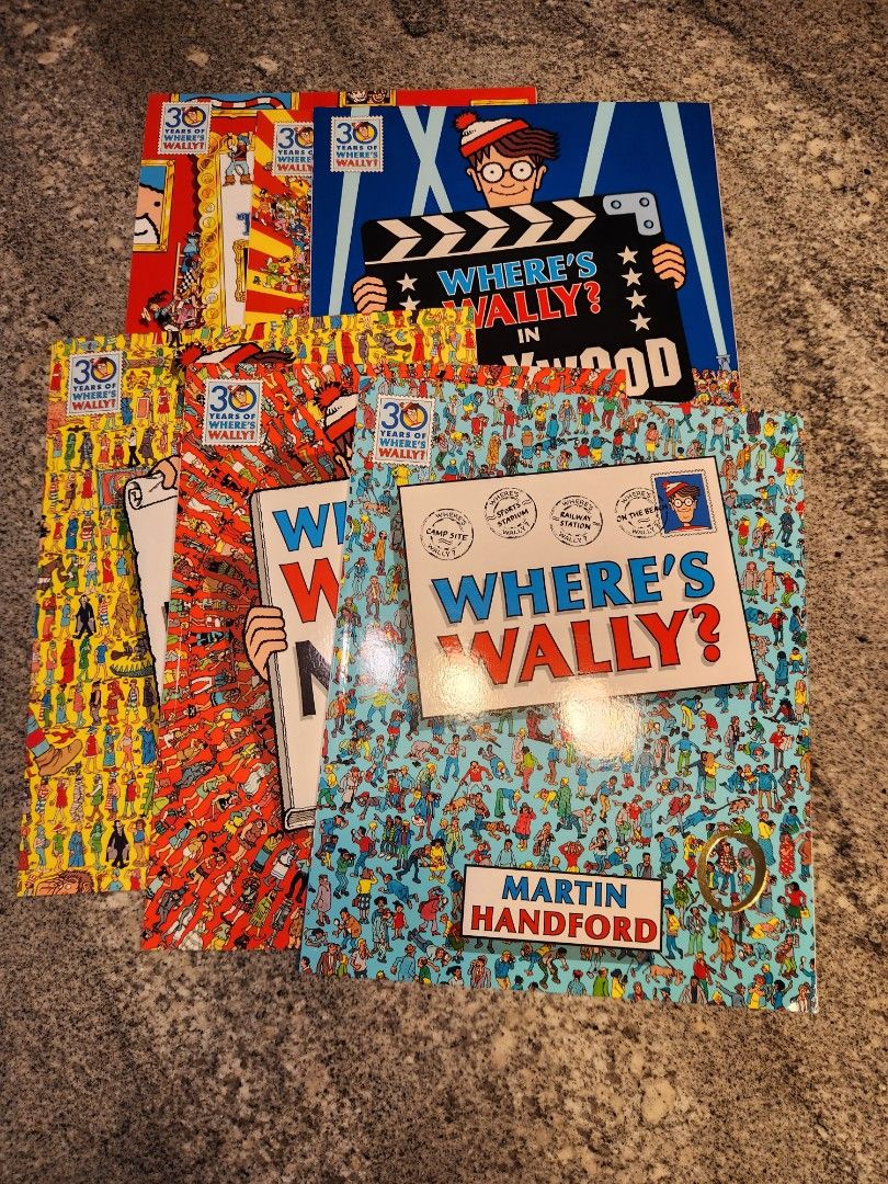 Where's Wally? Box Set - Martin Handford, Hobbies & Toys, Books ...