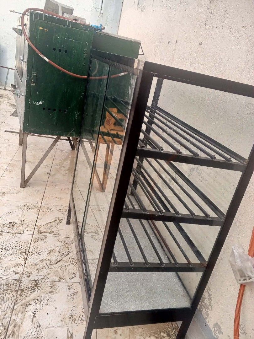 12 Trays Industrial Oven/4 feet Glass Stante/22kg Gas Tank, Looking For ...