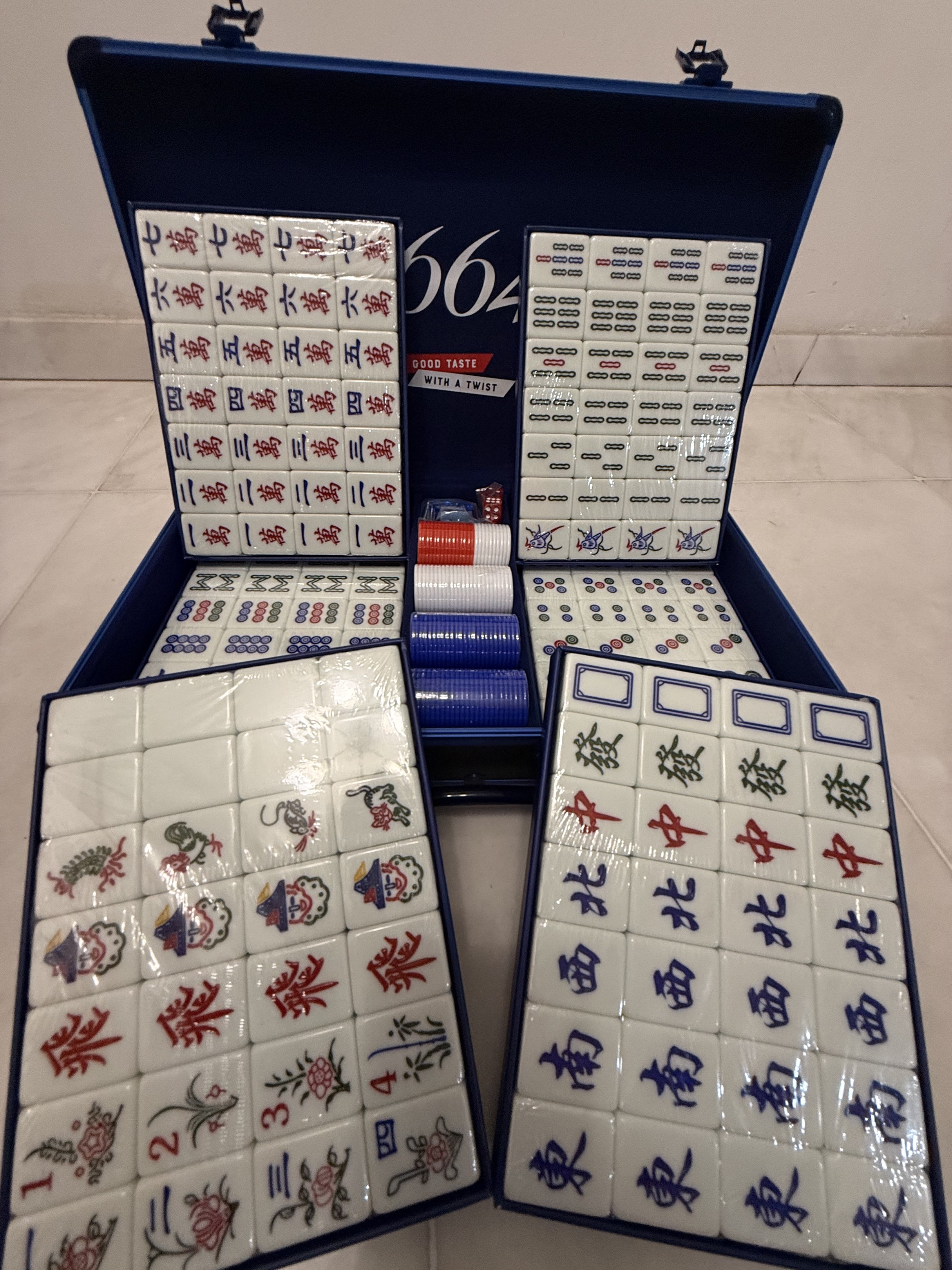 1664 Artist Collaboration Limited Edition Mahjong Set, Hobbies & Toys ...