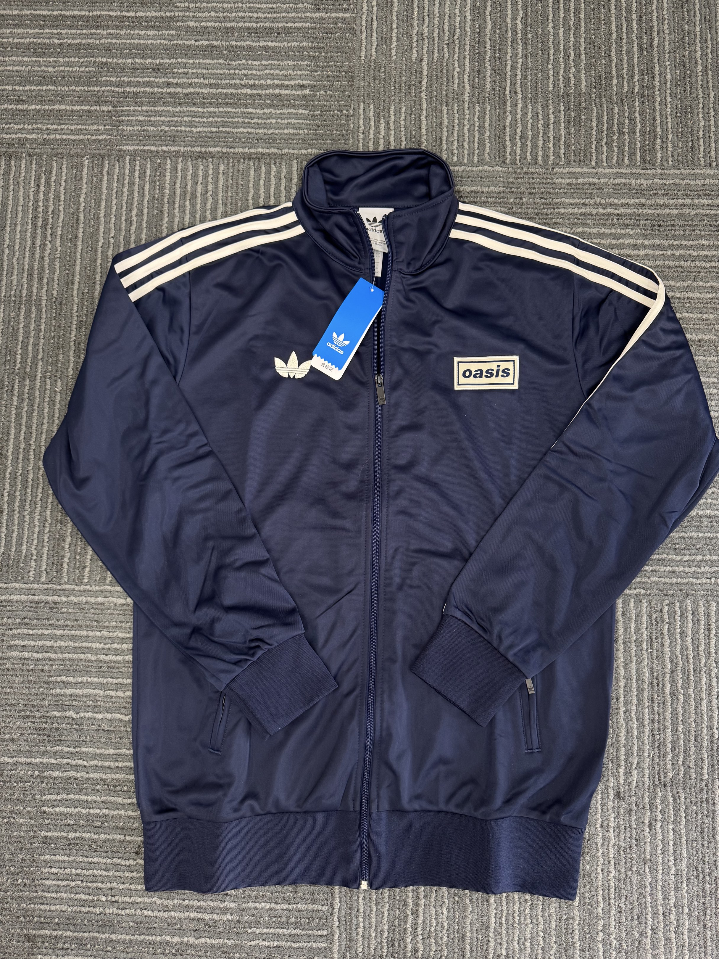Adidas Originals Oasis ‘25 Tour Merch Jacket Navy Blue, Men's Fashion ...
