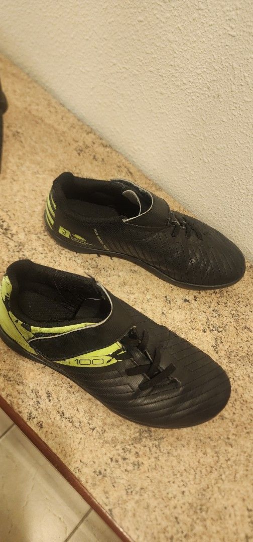 Decathlon Kids' Football Boots, Babies & Kids, Babies & Kids Fashion on ...