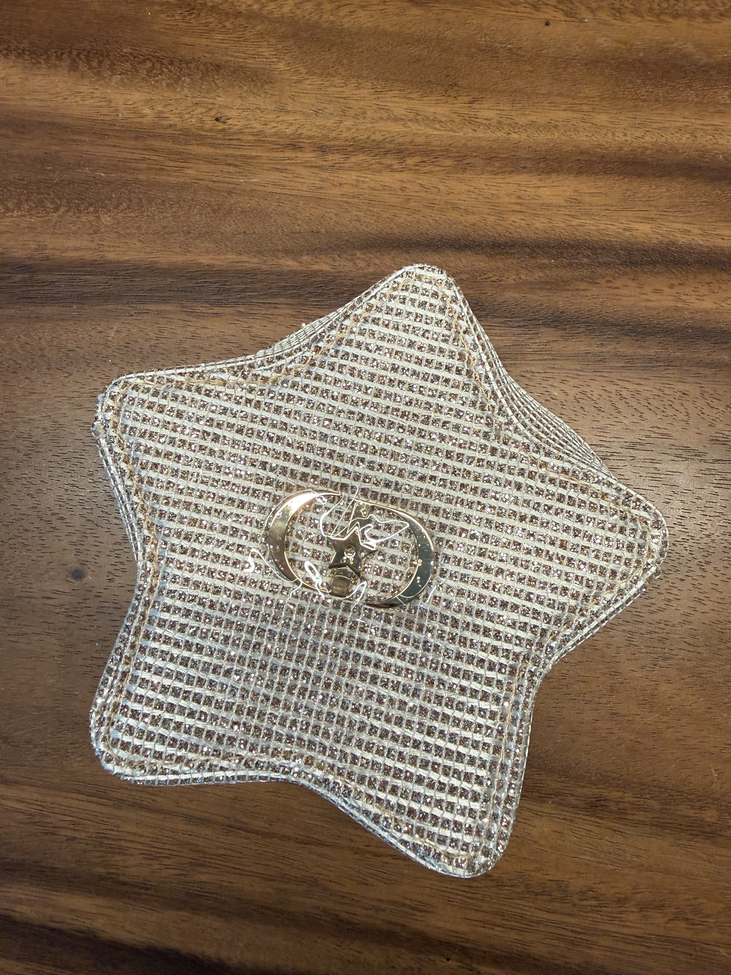 Dior Makeup Pouch, Women's Fashion, Bags & Wallets, Purses & Pouches on ...