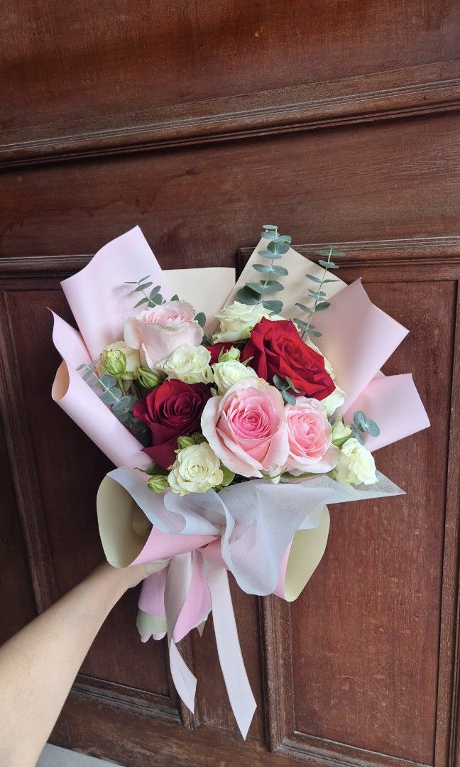 Flower sale till 28 Jan 2026 only, Hobbies & Toys, Flowers & Bouquets ...