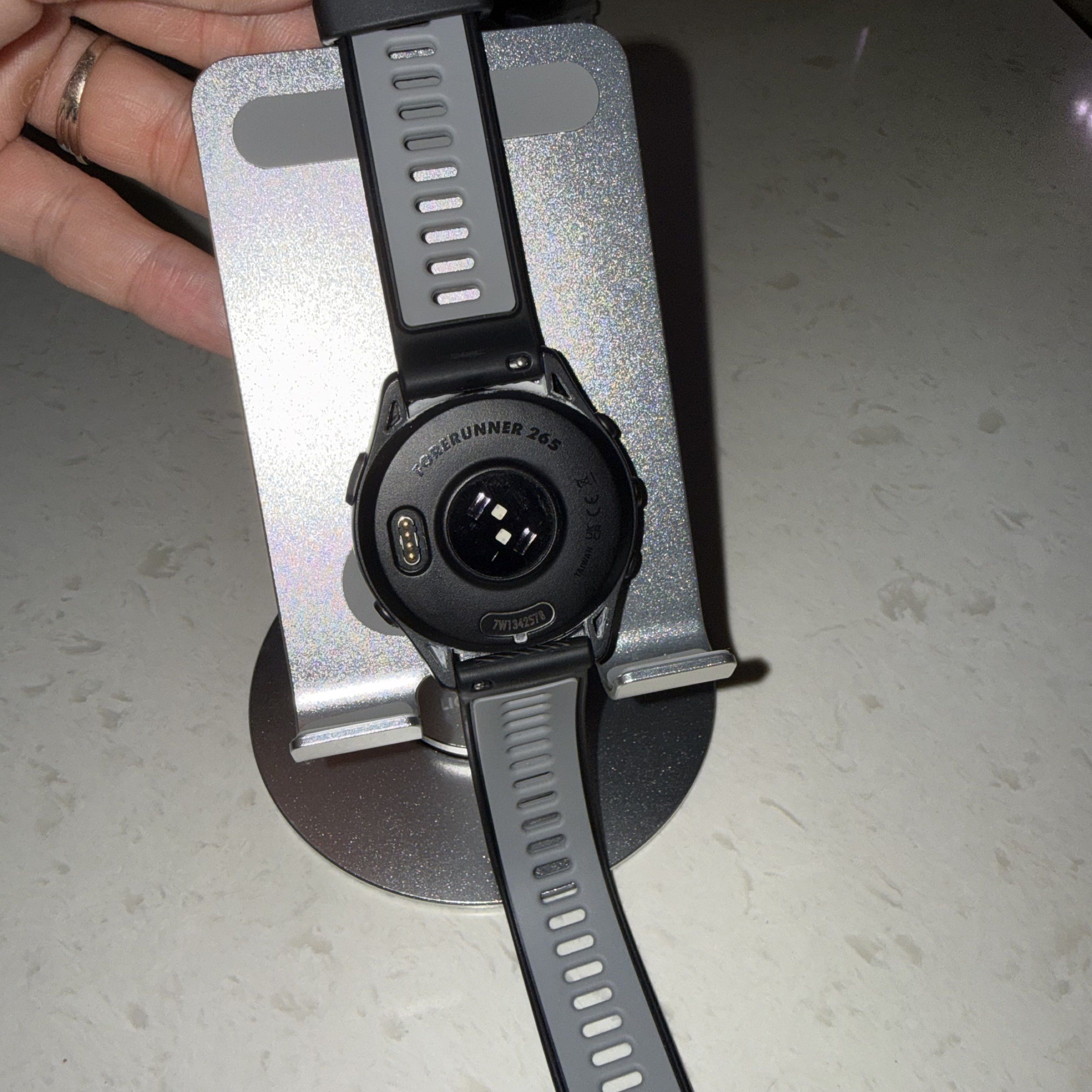 Garmin Forerunner 265 & Apple Watch Series 9, Mobile Phones & Gadgets ...