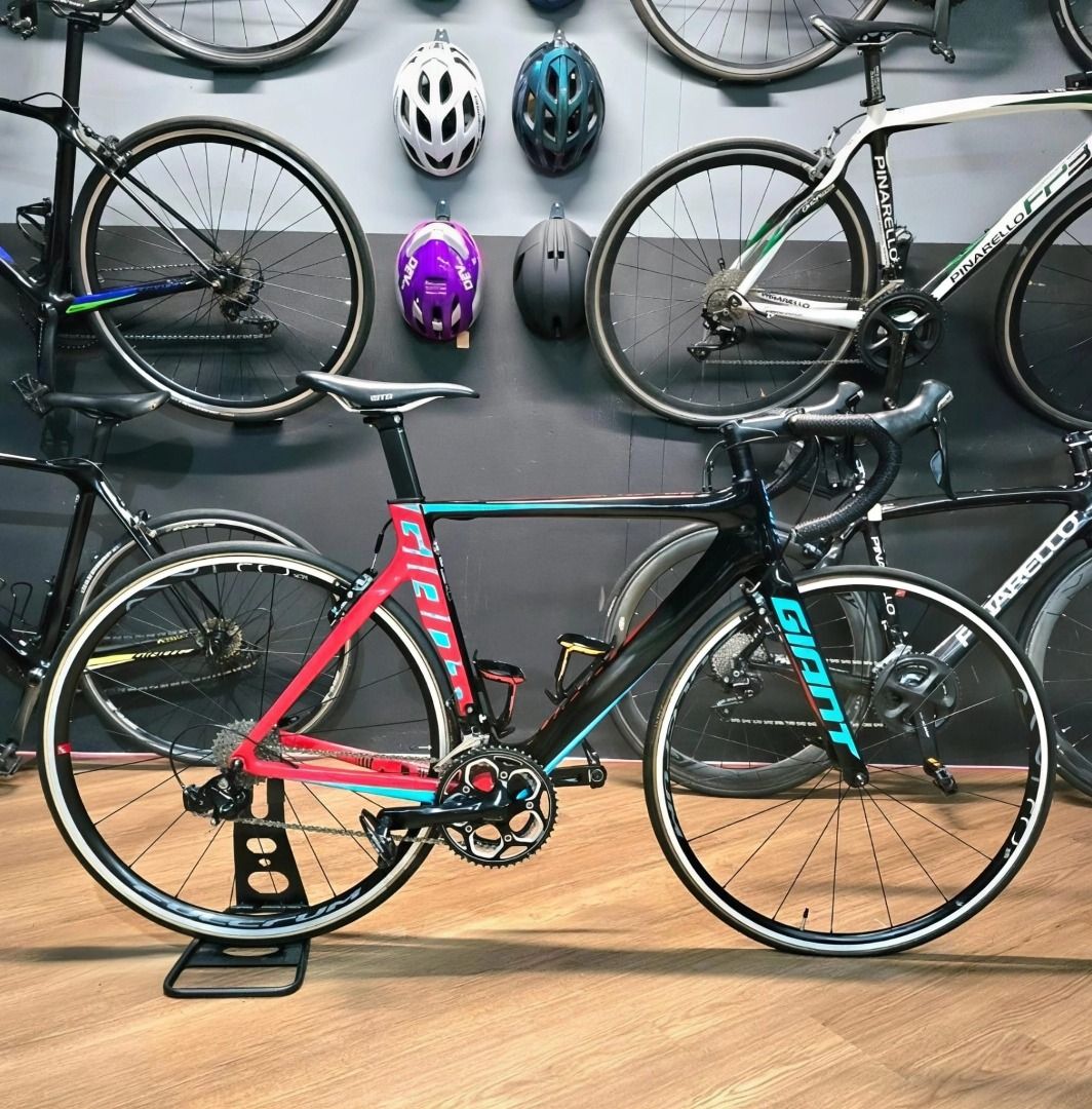 Giant Propel Advanced 2 Carbon Road Bike, Shimano 105 , Sports ...