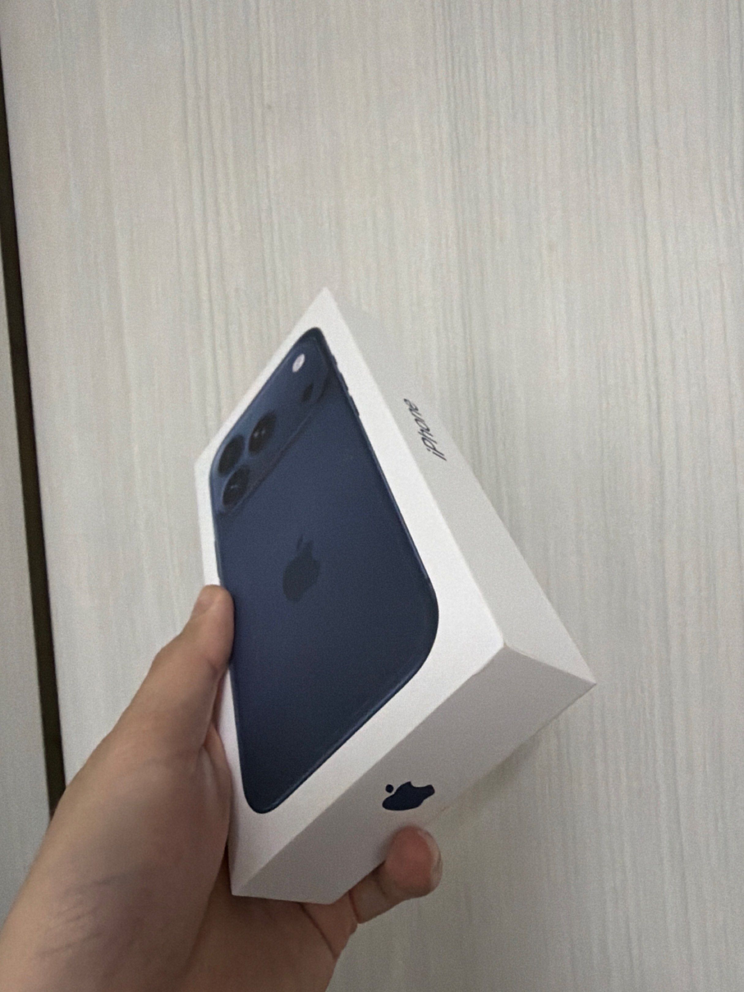 iPhone 17 Pro Deep Blue 256GB, Mobile Phones & Gadgets, Mobile Phones ...