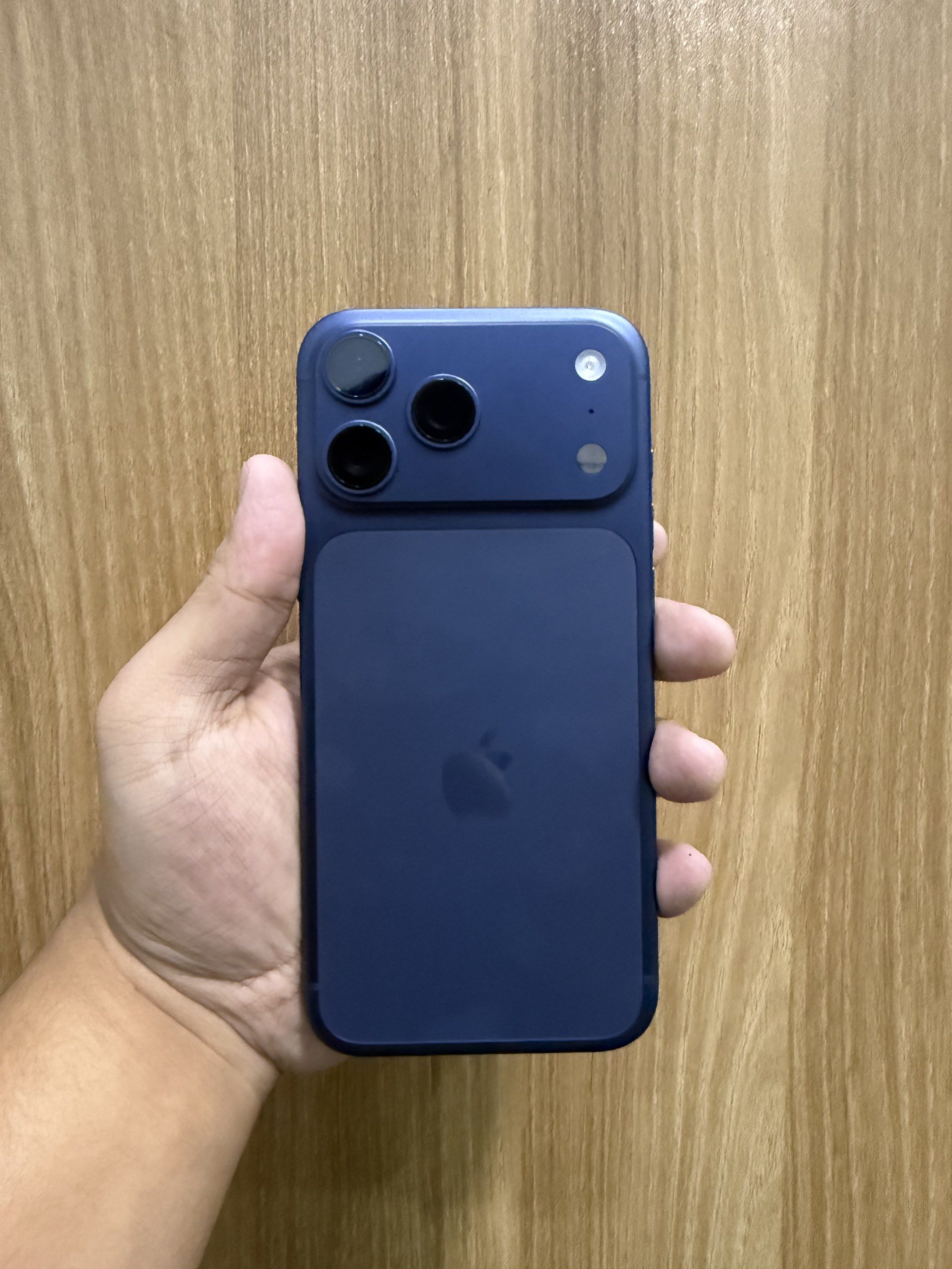 iPhone 17 Pro Max (Deep Blue, 256GB, 15 Cycle Count, Smart-Locked ...