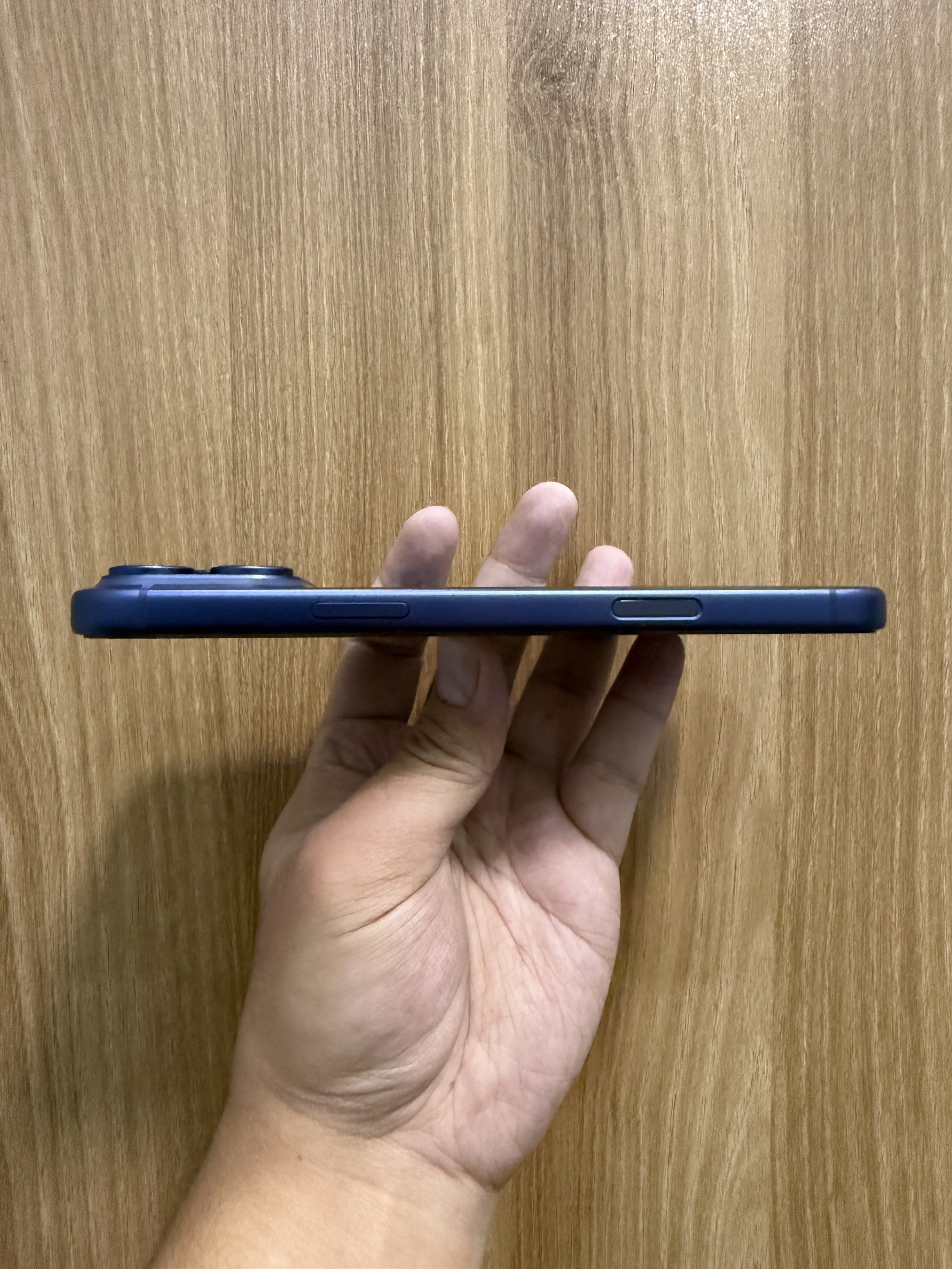 iPhone 17 Pro Max (Deep Blue, 256GB, 15 Cycle Count, Smart-Locked ...