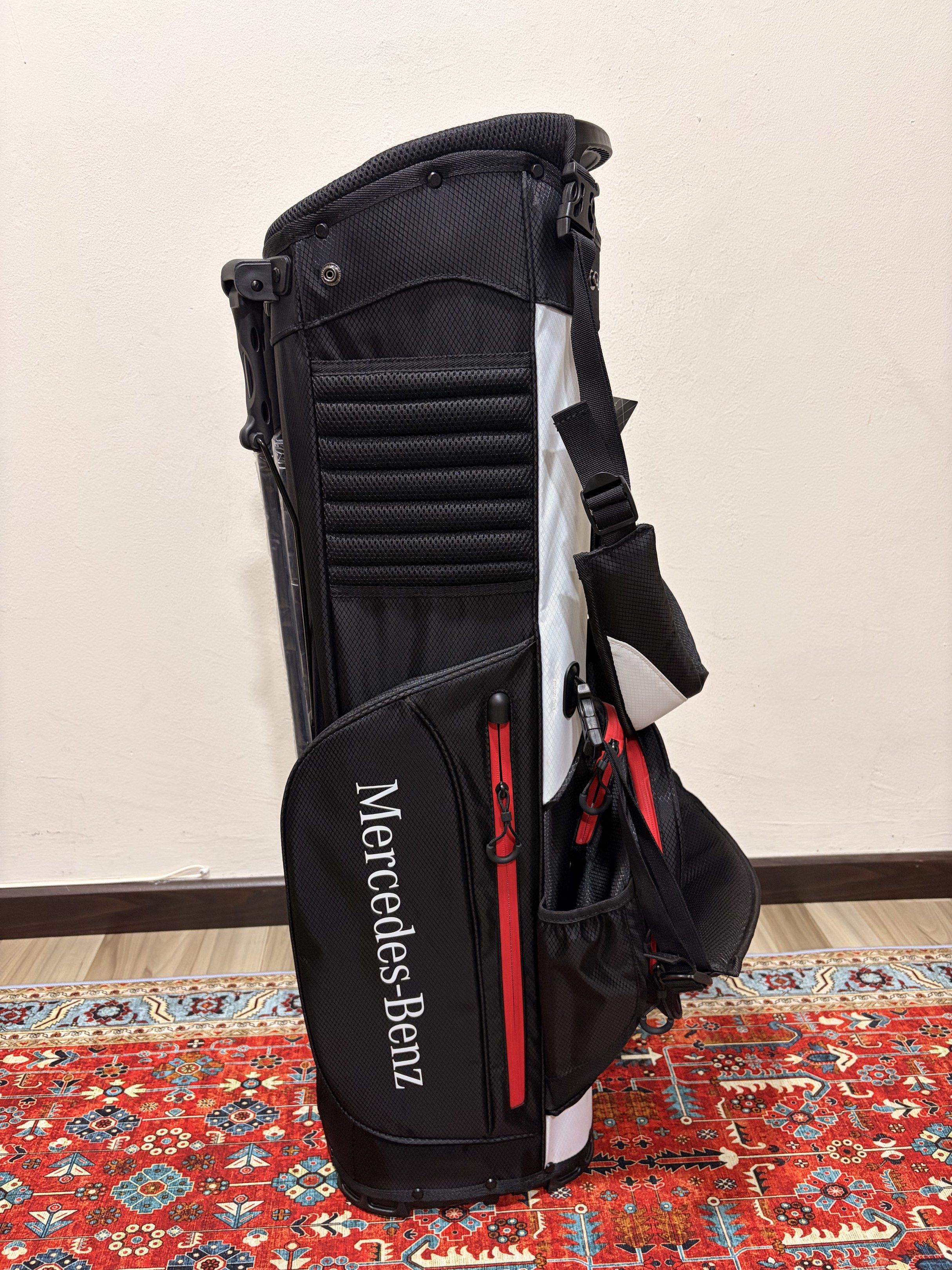 Limited Edition Crest Link Mercedes Benz Golf Bag, Sports Equipment ...