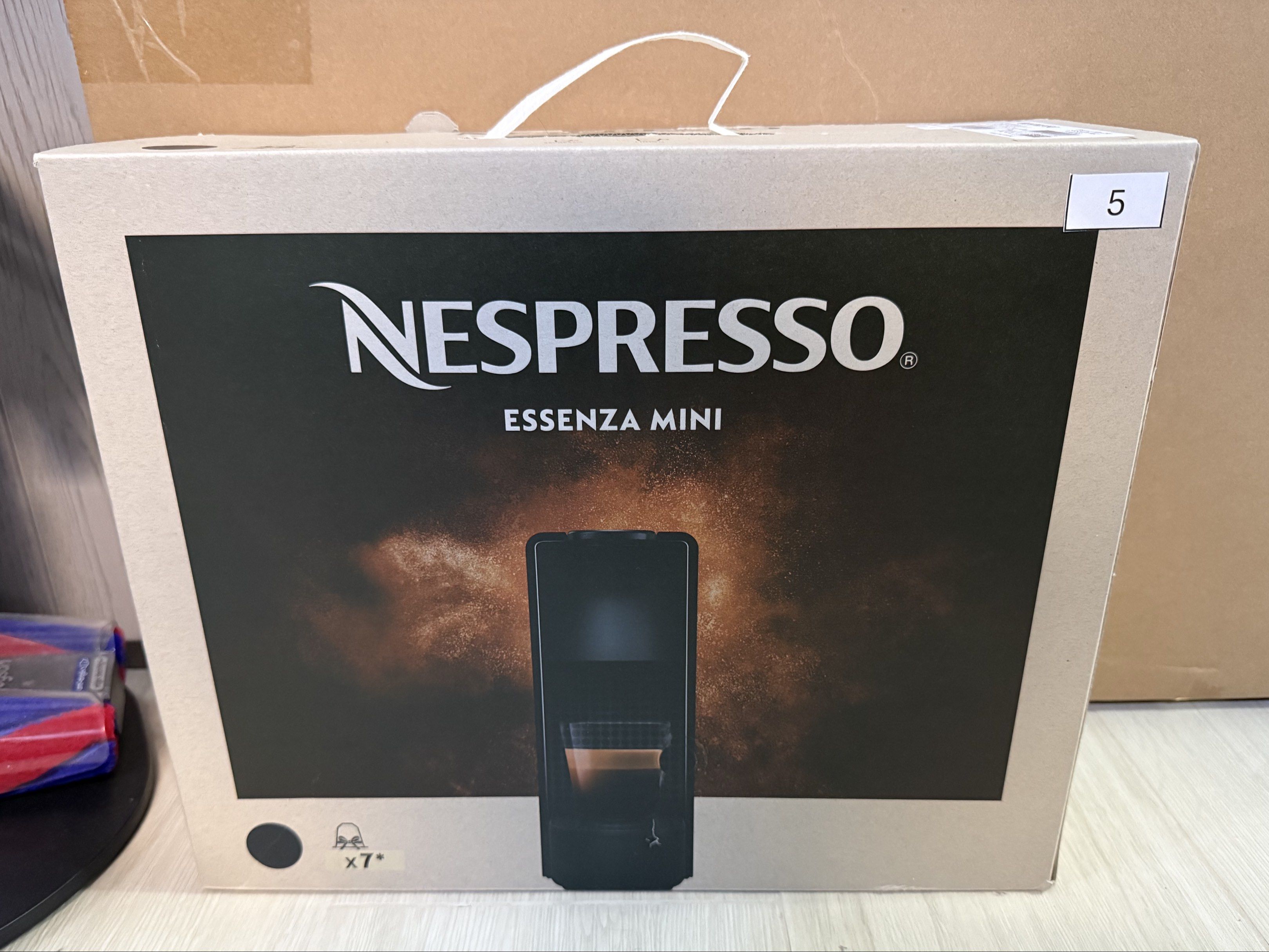 Nespresso Essenza Mini Coffee Machine, 家庭電器, 廚房電器, 咖啡機及咖啡壺 - Carousell