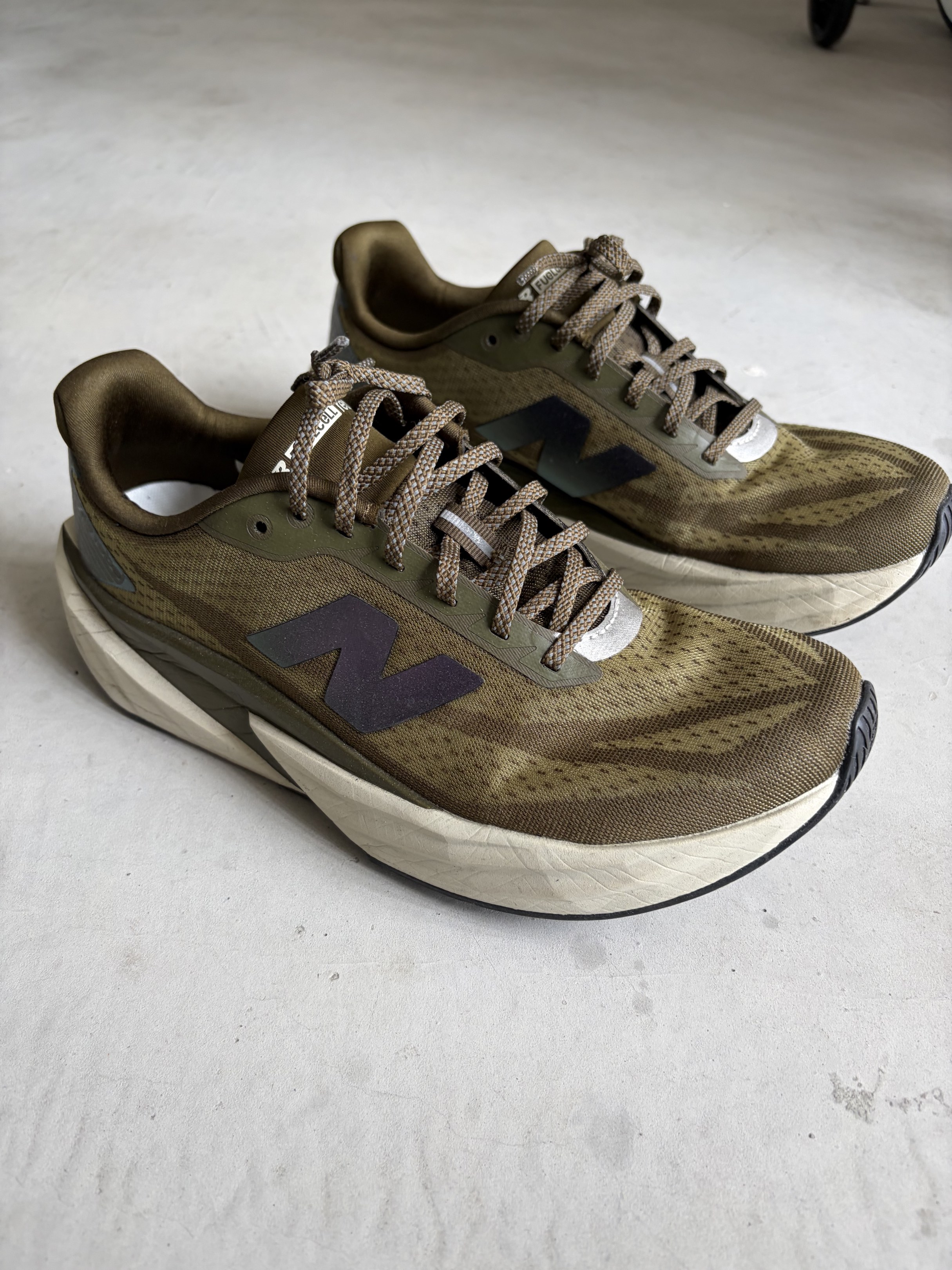 New Balance FuelCell Rebel v5 - Olive Green - US 8, Men's Fashion ...