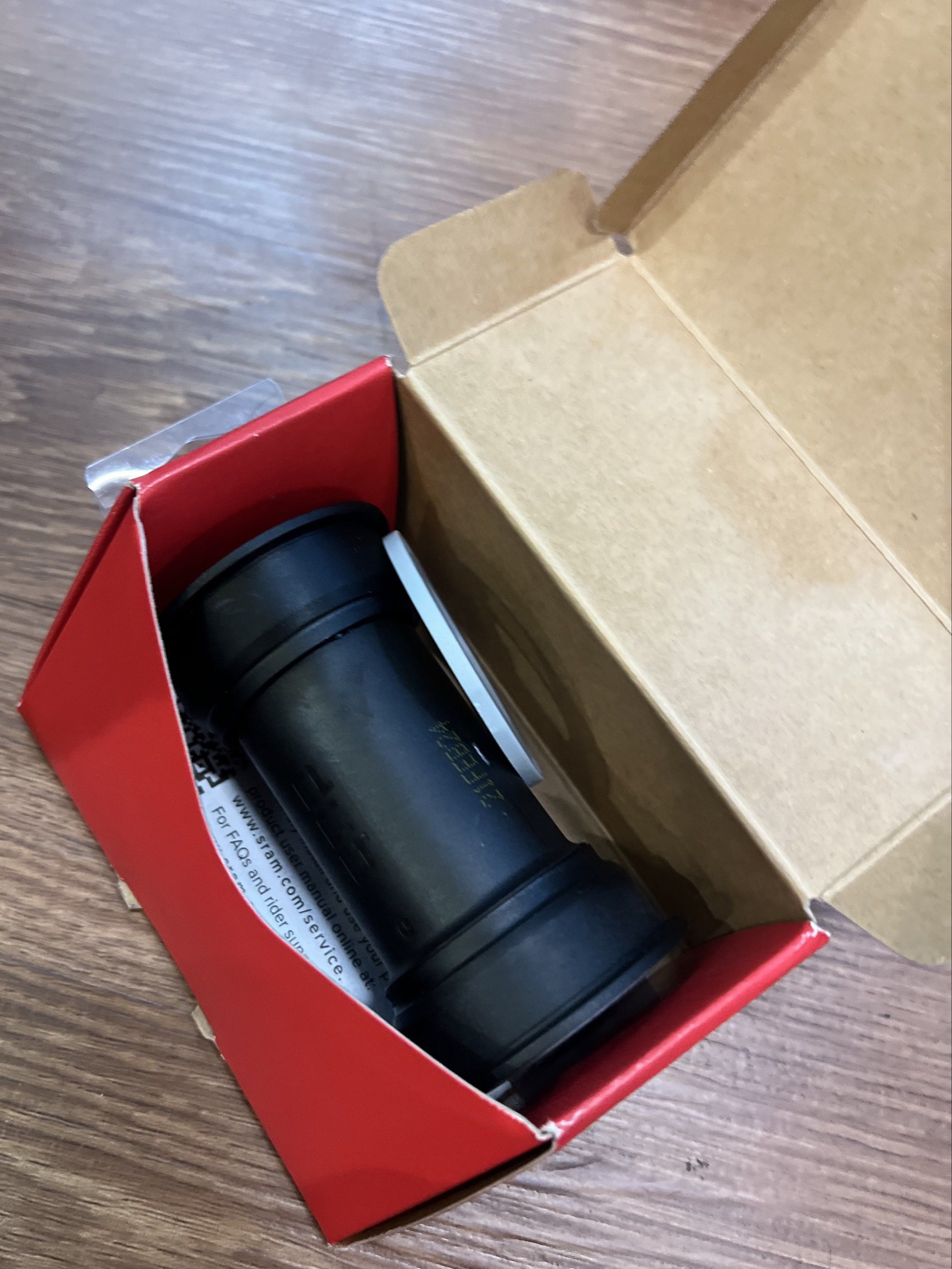 New-SRAM Bottom Bracket, Sports Equipment, Bicycles & Parts, Parts ...