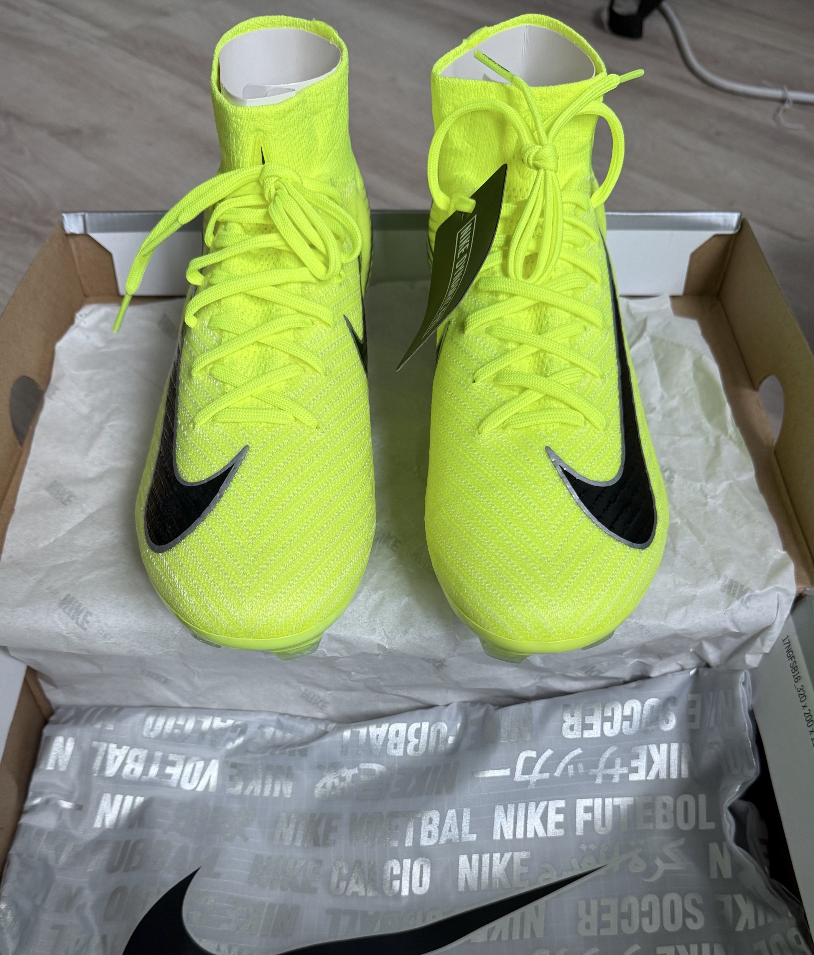 NIKE AIR ZOOM MERCURIAL SUPERFLY 10 ELITE FG MAD VOLTAGE - VOLT/BLACK ...
