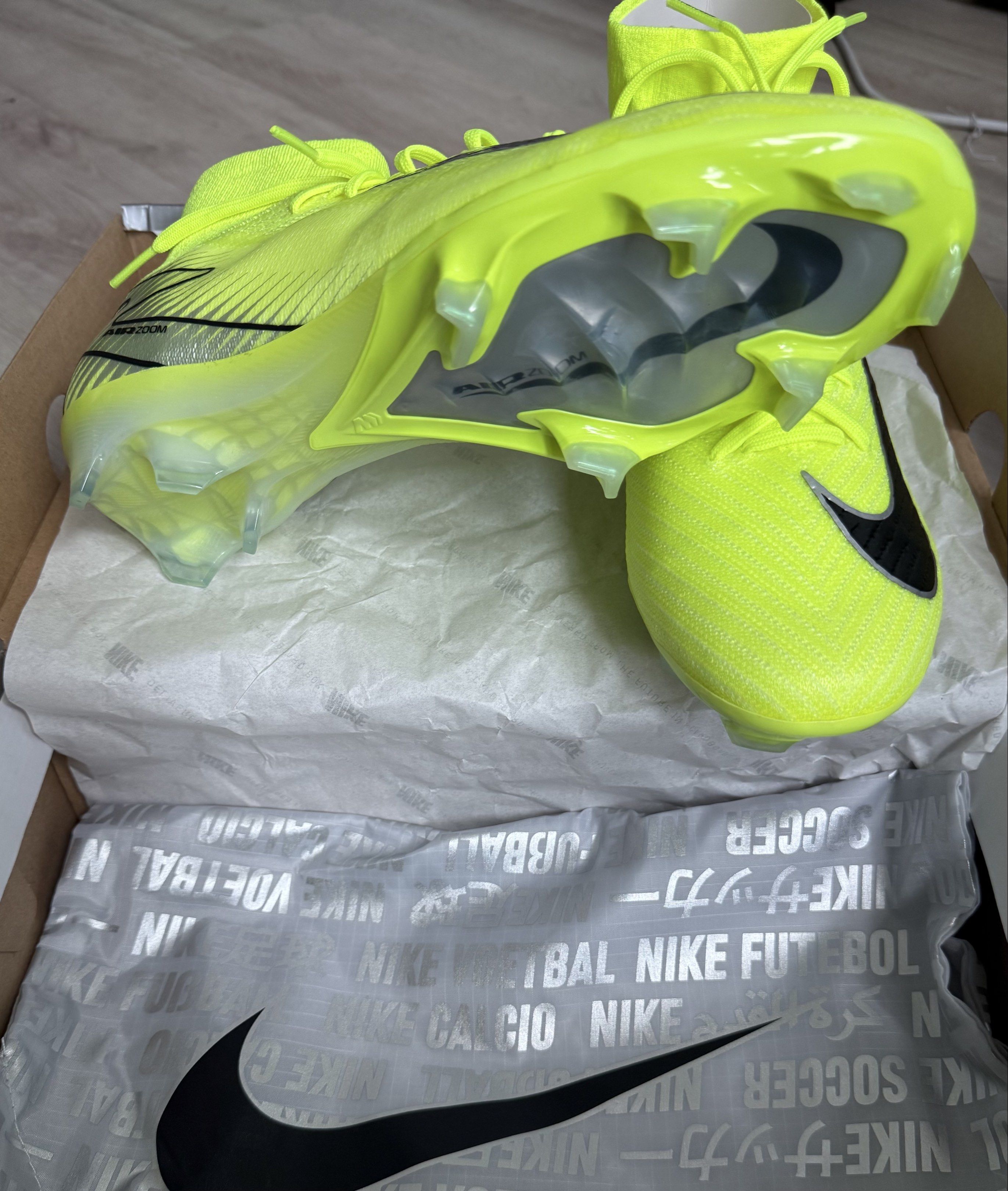 NIKE AIR ZOOM MERCURIAL SUPERFLY 10 ELITE FG MAD VOLTAGE - VOLT/BLACK ...