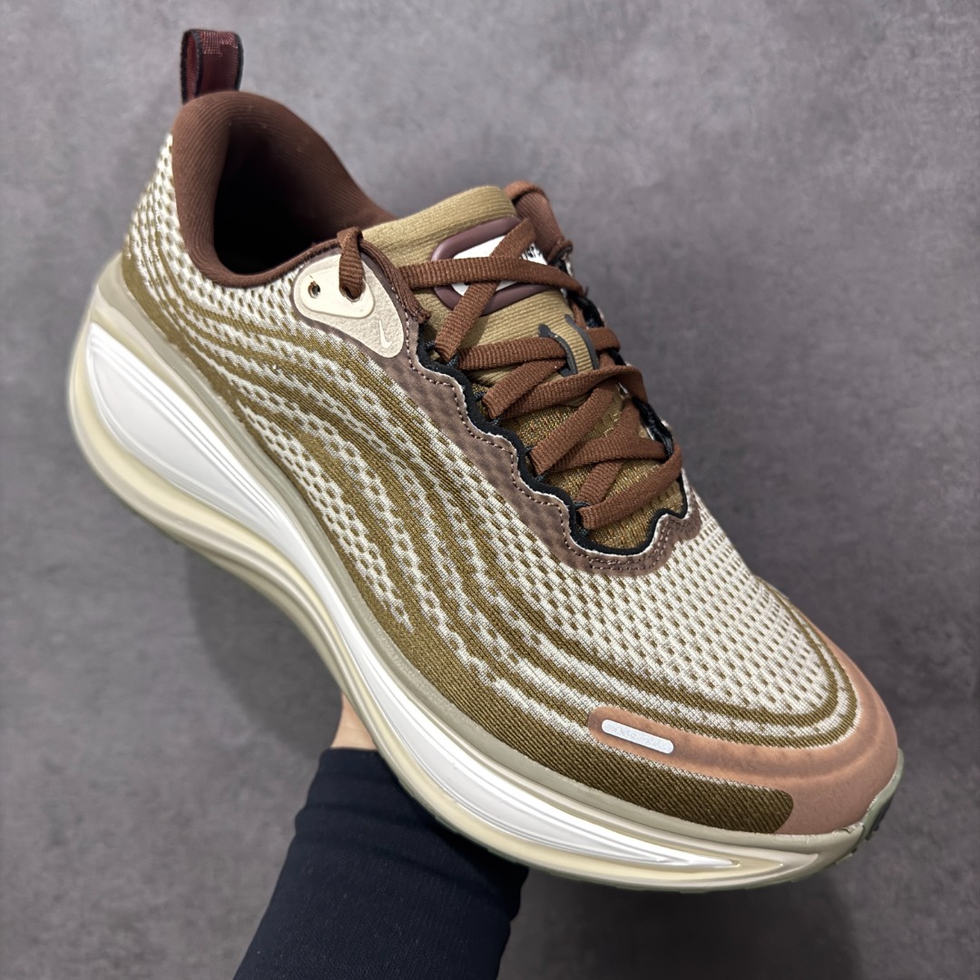 Nike Air Zoom Vomero Plus, Men's Fashion, Footwear, Sneakers on Carousell