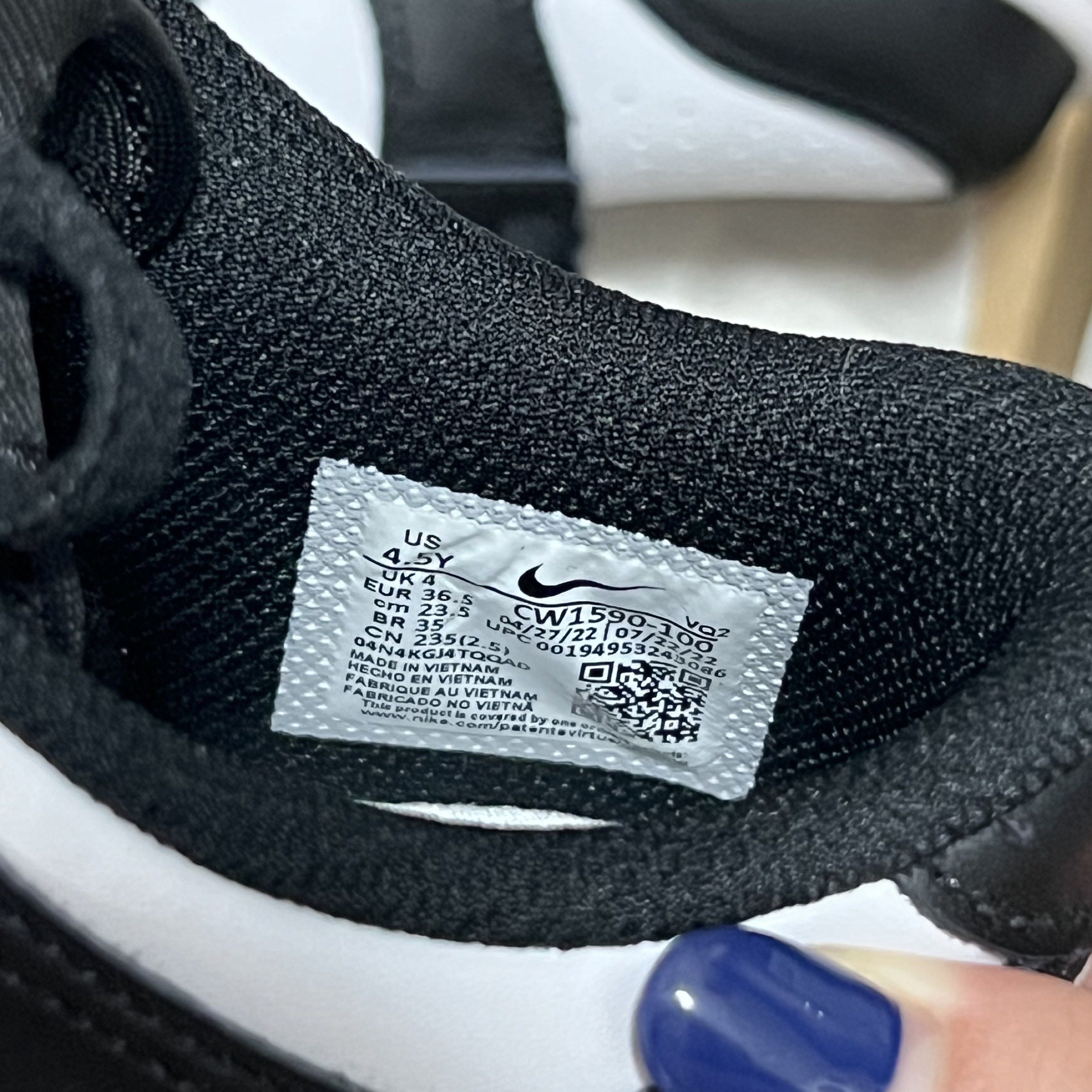 Nike Dunk Low in Panda, Women's Fashion, Footwear, Sneakers on Carousell