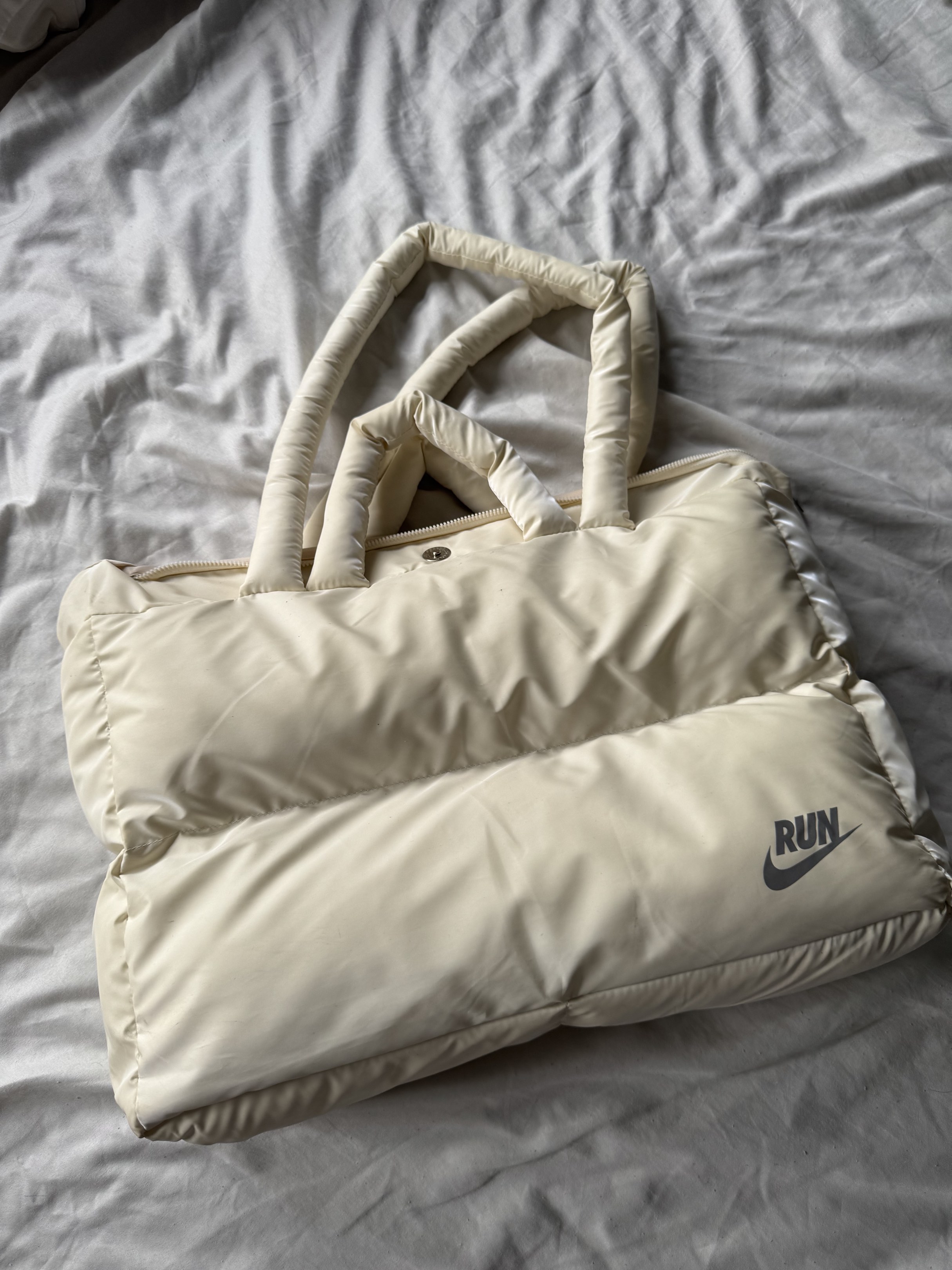 Nike Run Tote Puffer Bag, Women's Fashion, Bags & Wallets, Tote Bags on ...