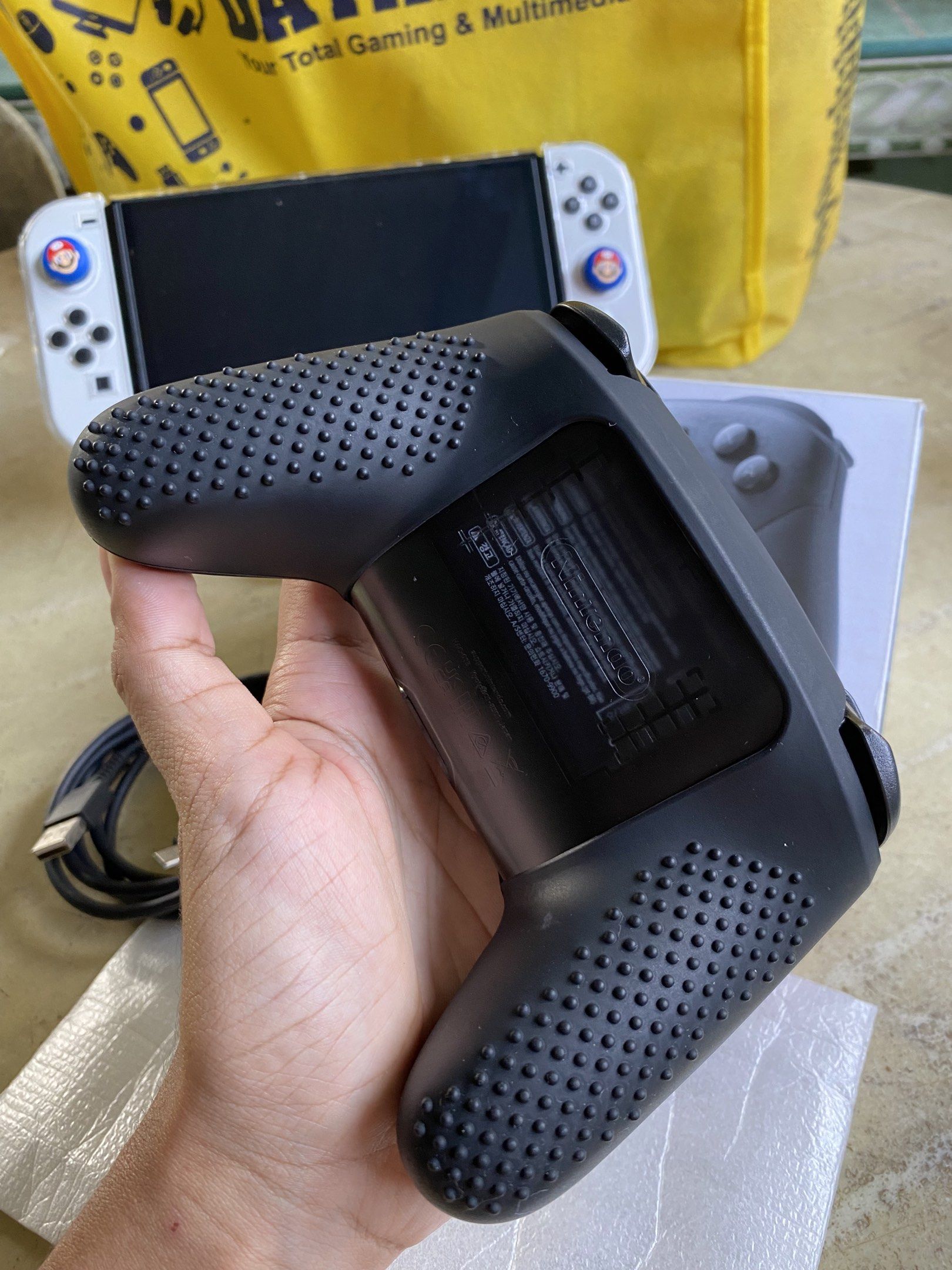 Nintendo Switch Pro controller, Video Gaming, Gaming Accessories, Controllers on Carousell