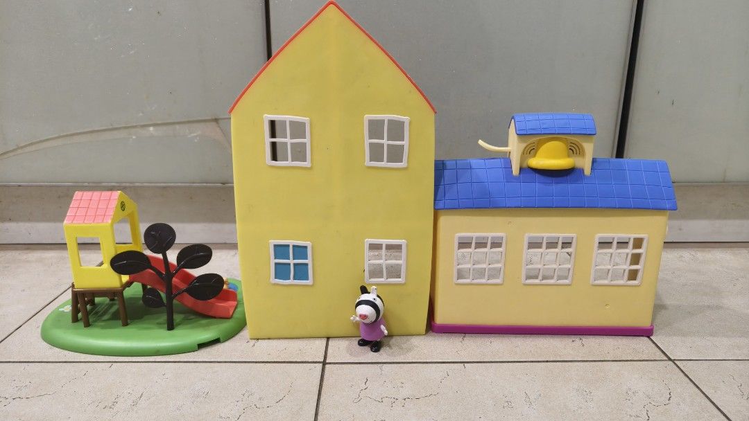 Hasbro Peppa Pig House school playground Playset, Hobbies & Toys, Toys ...