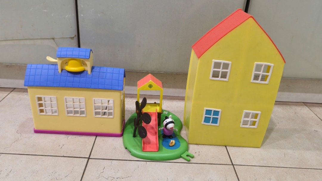 Hasbro Peppa Pig House school playground Playset, Hobbies & Toys, Toys ...