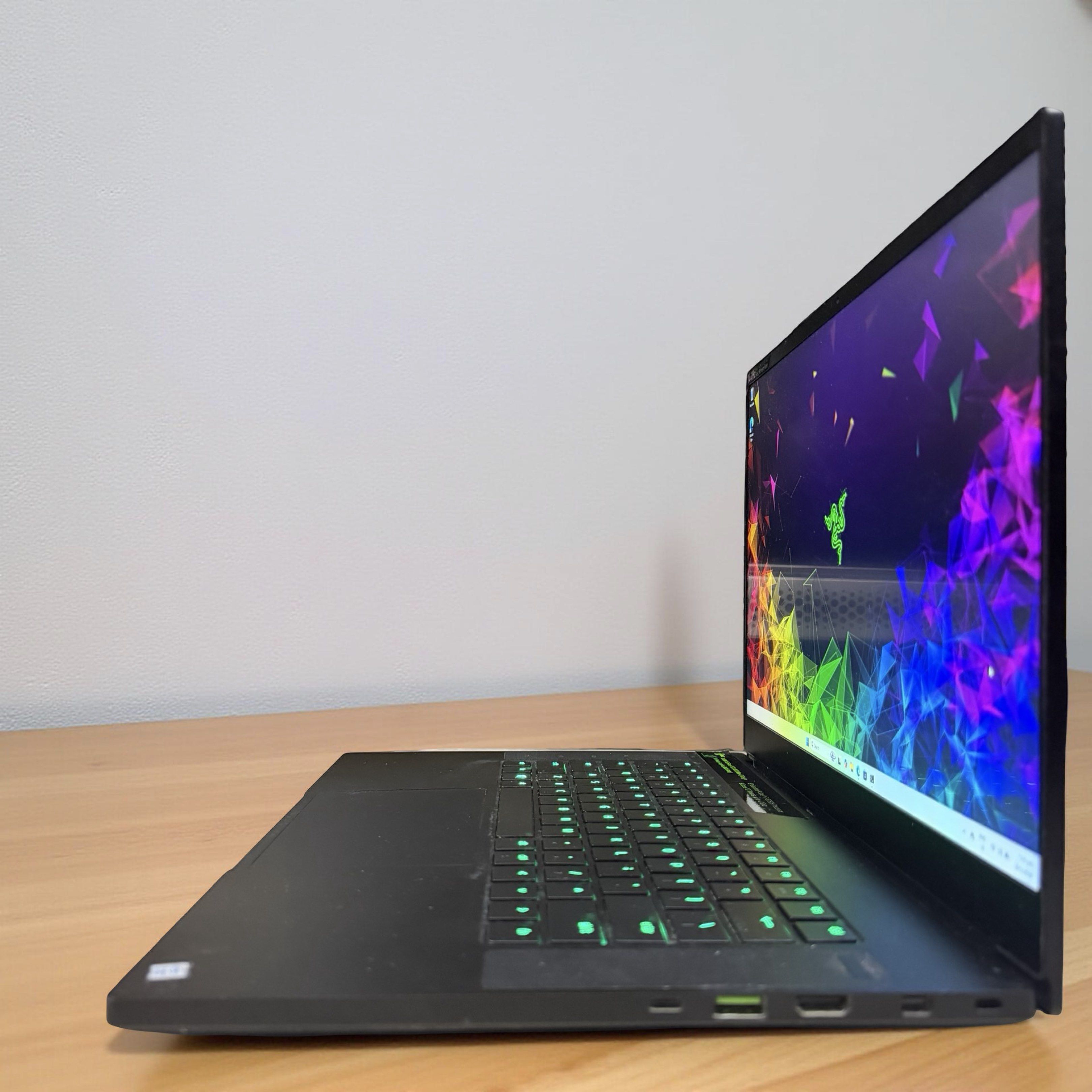Razer Blade GTX 1070 144Hz Gaming Laptop | 144Hz FHD Display | i7-8750H ...