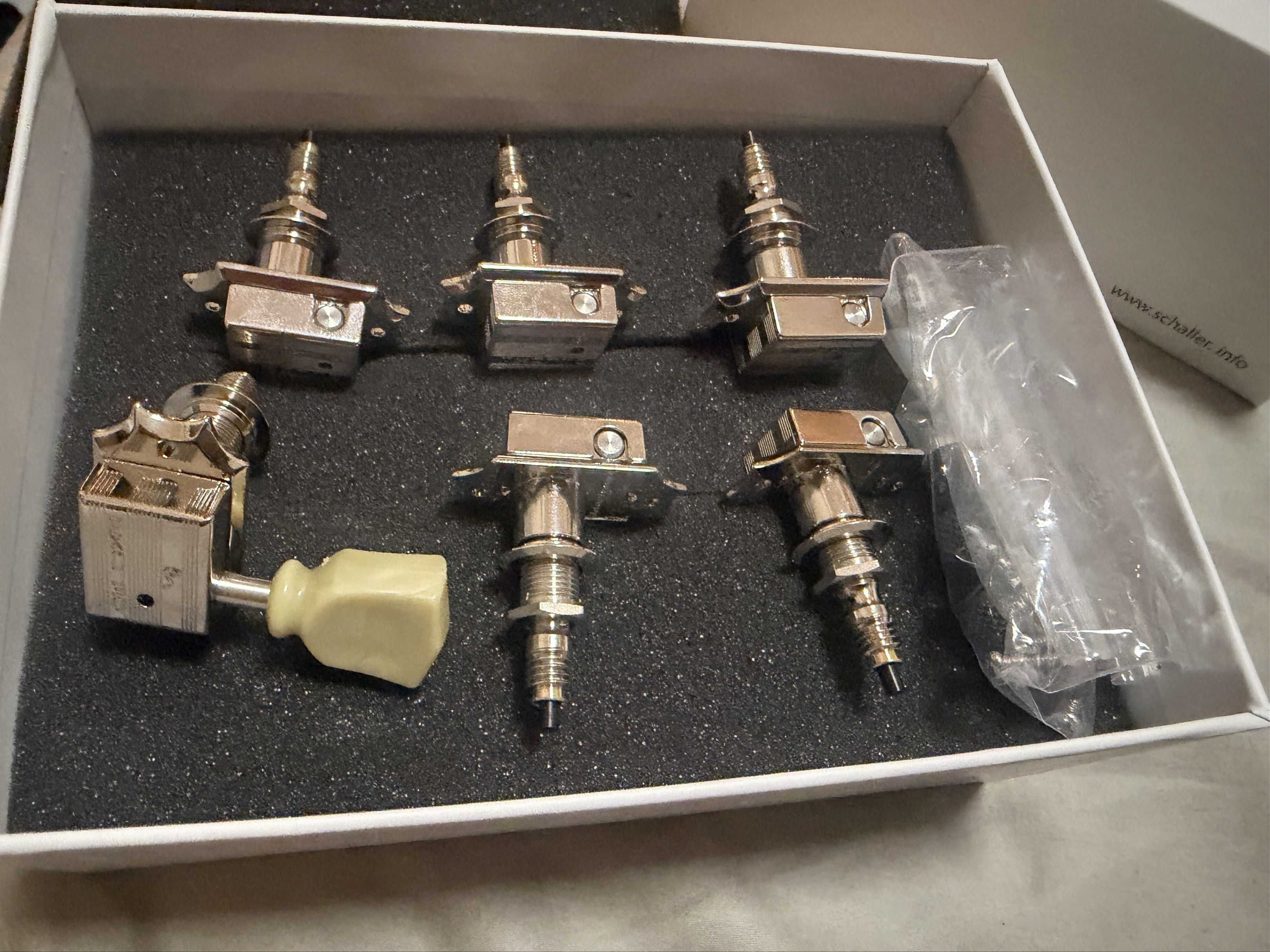 Schaller Vintage Deluxe Kluson-Style Top Locking Guitar Tuning Pegs ...