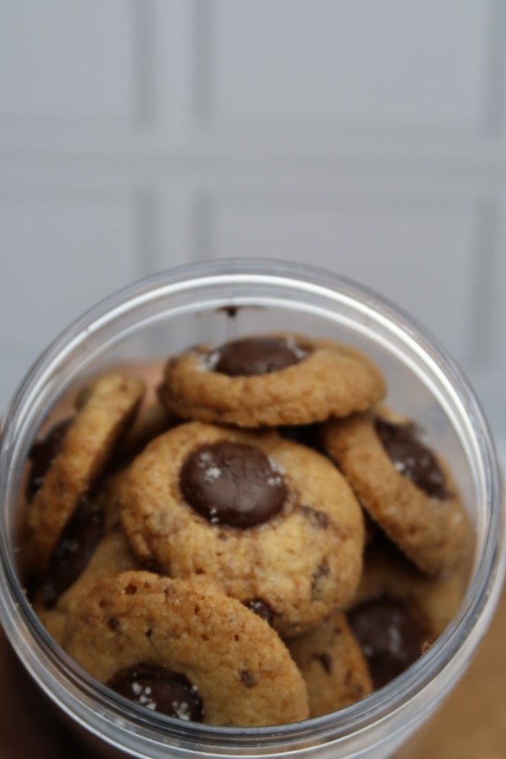 Sea Salt Chocolate Chip Cookies, Food & Drinks, Homemade Bakes on Carousell