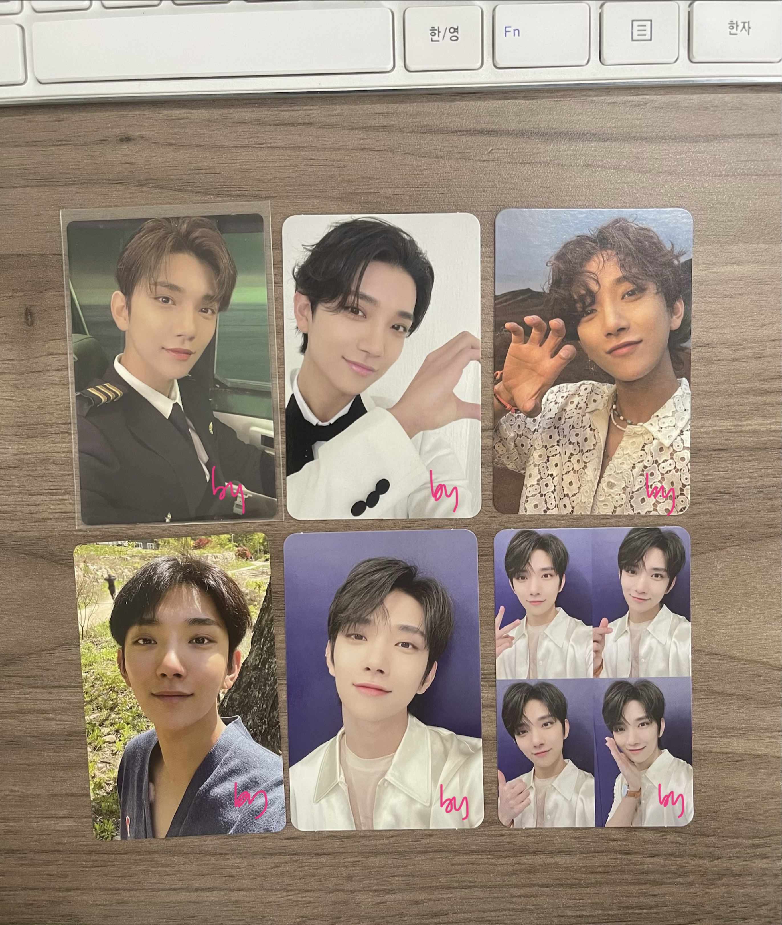 SEVENTEEN Joshua Photocards Pilot, Hobbies & Toys, Memorabilia ...
