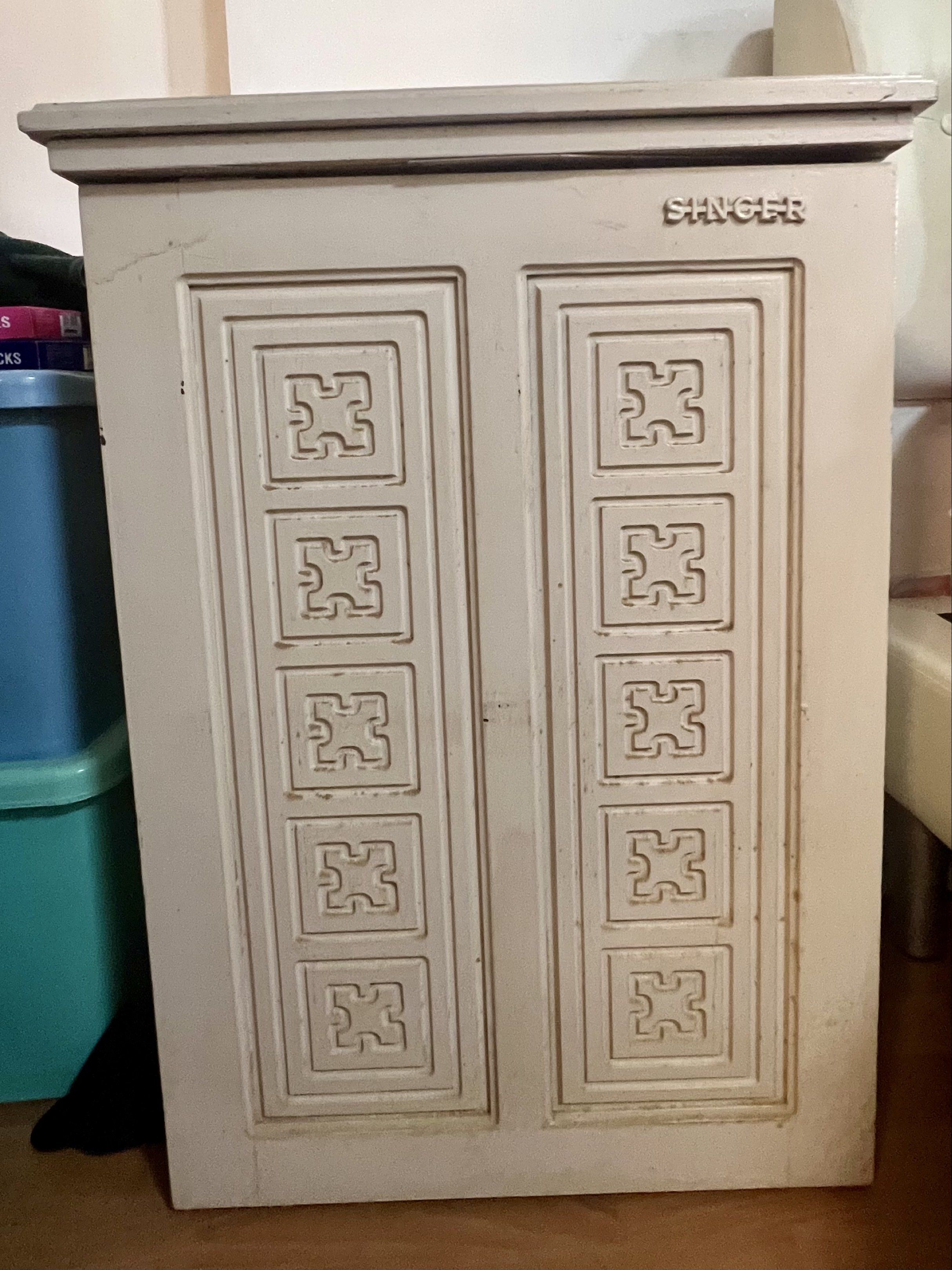 Singer Sewing Machine Cabinet, Furniture & Home Living, Furniture ...